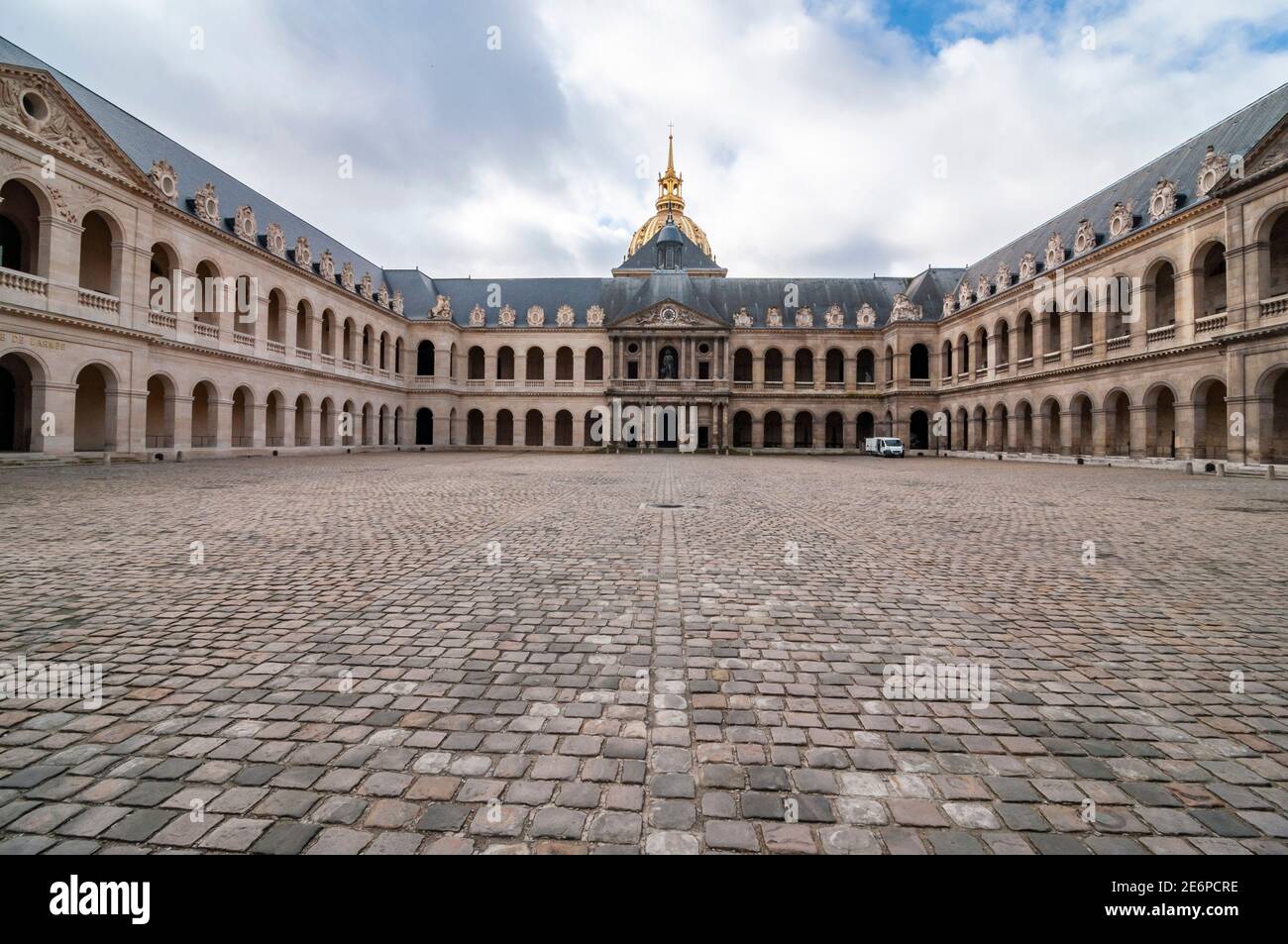 Façade du musée les Invalides (Anciennement Hotel des Invalides Photo ...