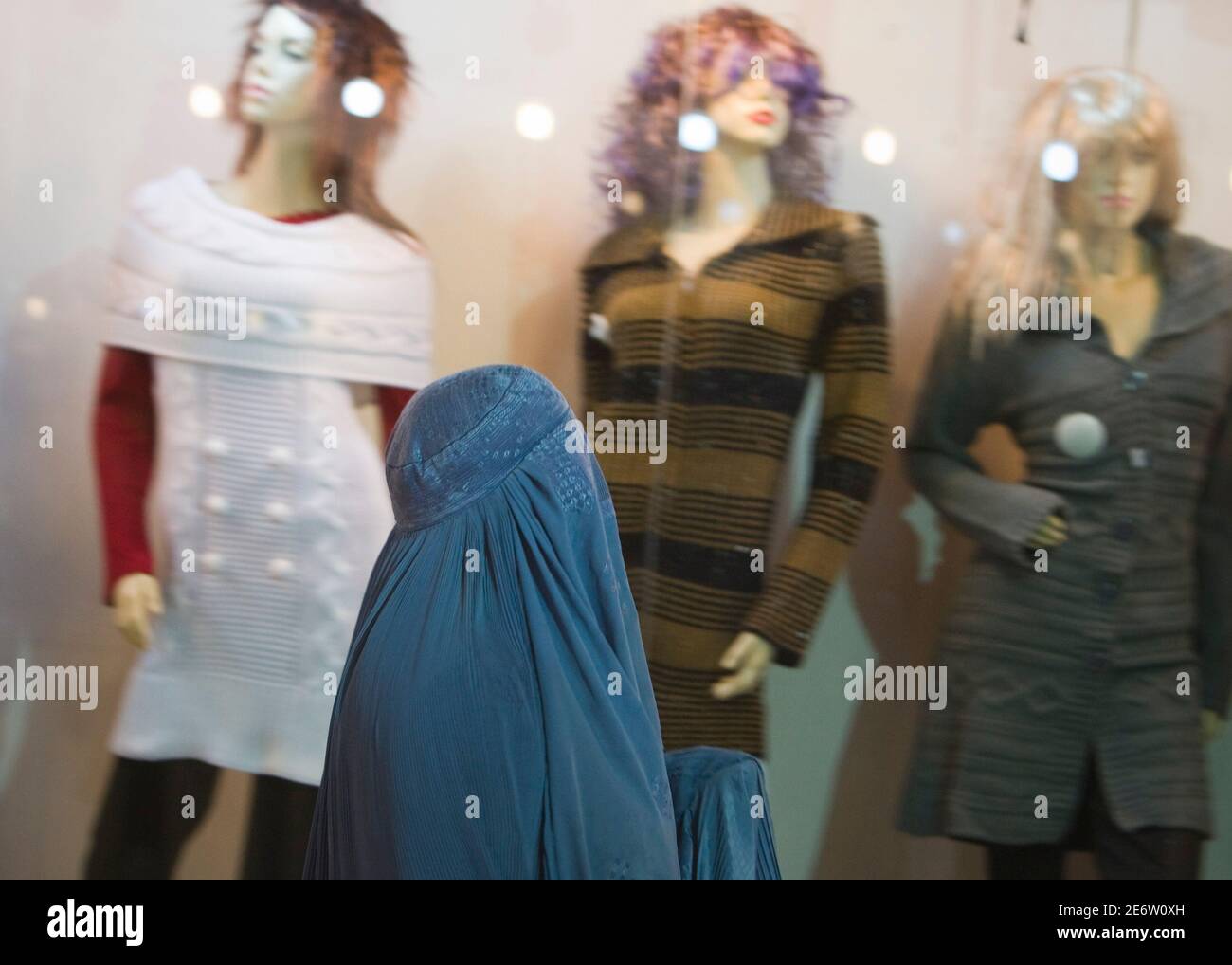 Burqa Bleue Banque d'image et photos - Alamy