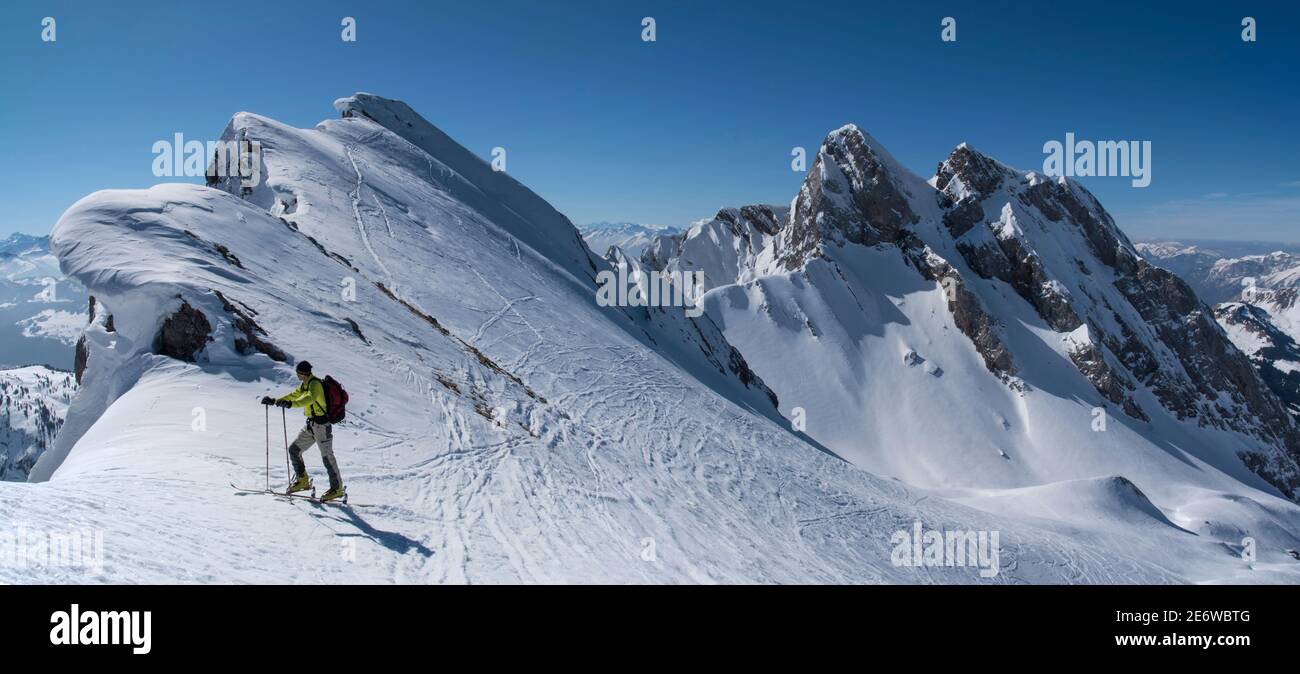 France, haute Savoie, massif des Aravis, vallée de la Manigod ...