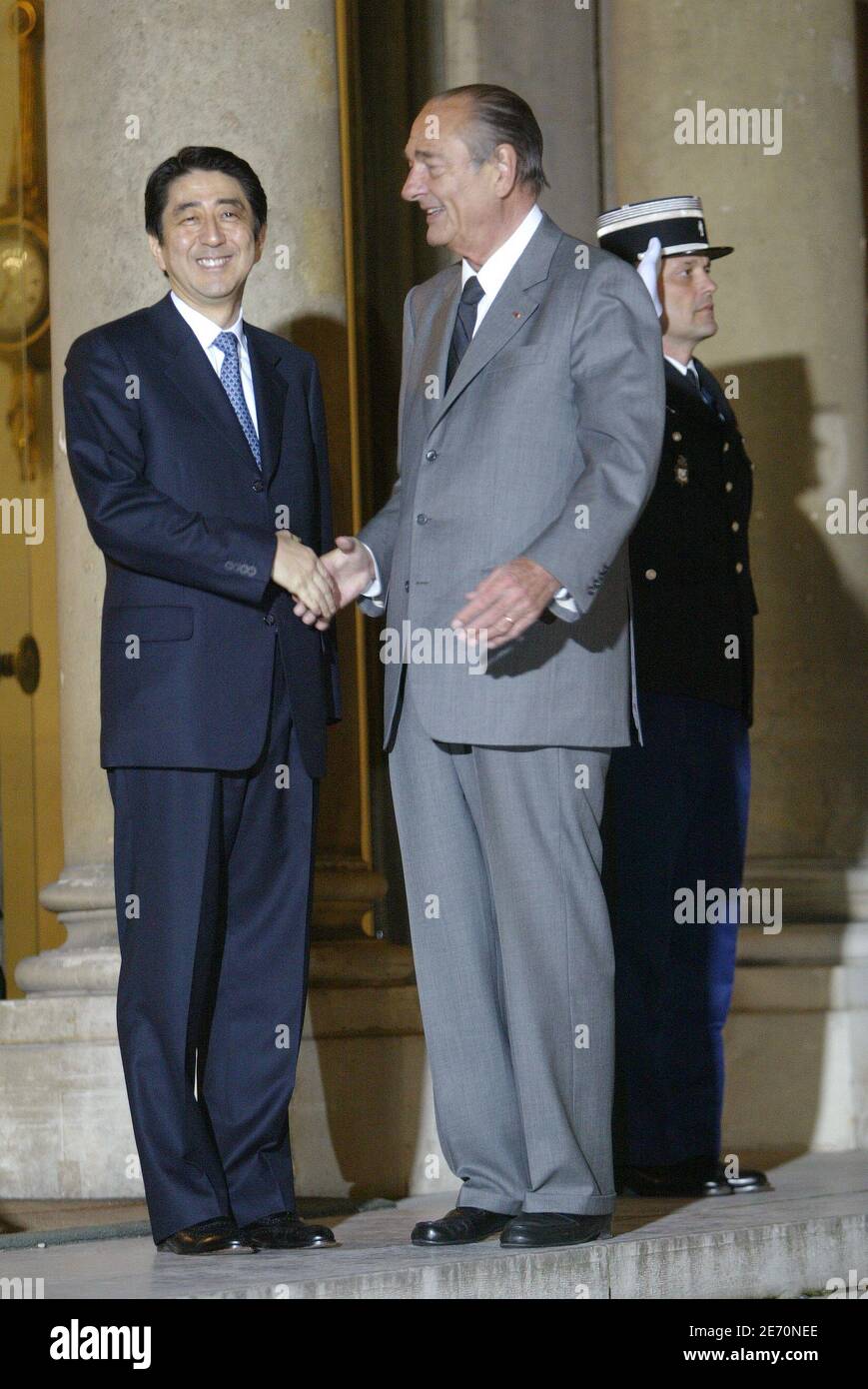 Shinzo paris Banque de photographies et d’images à haute résolution - Alamy