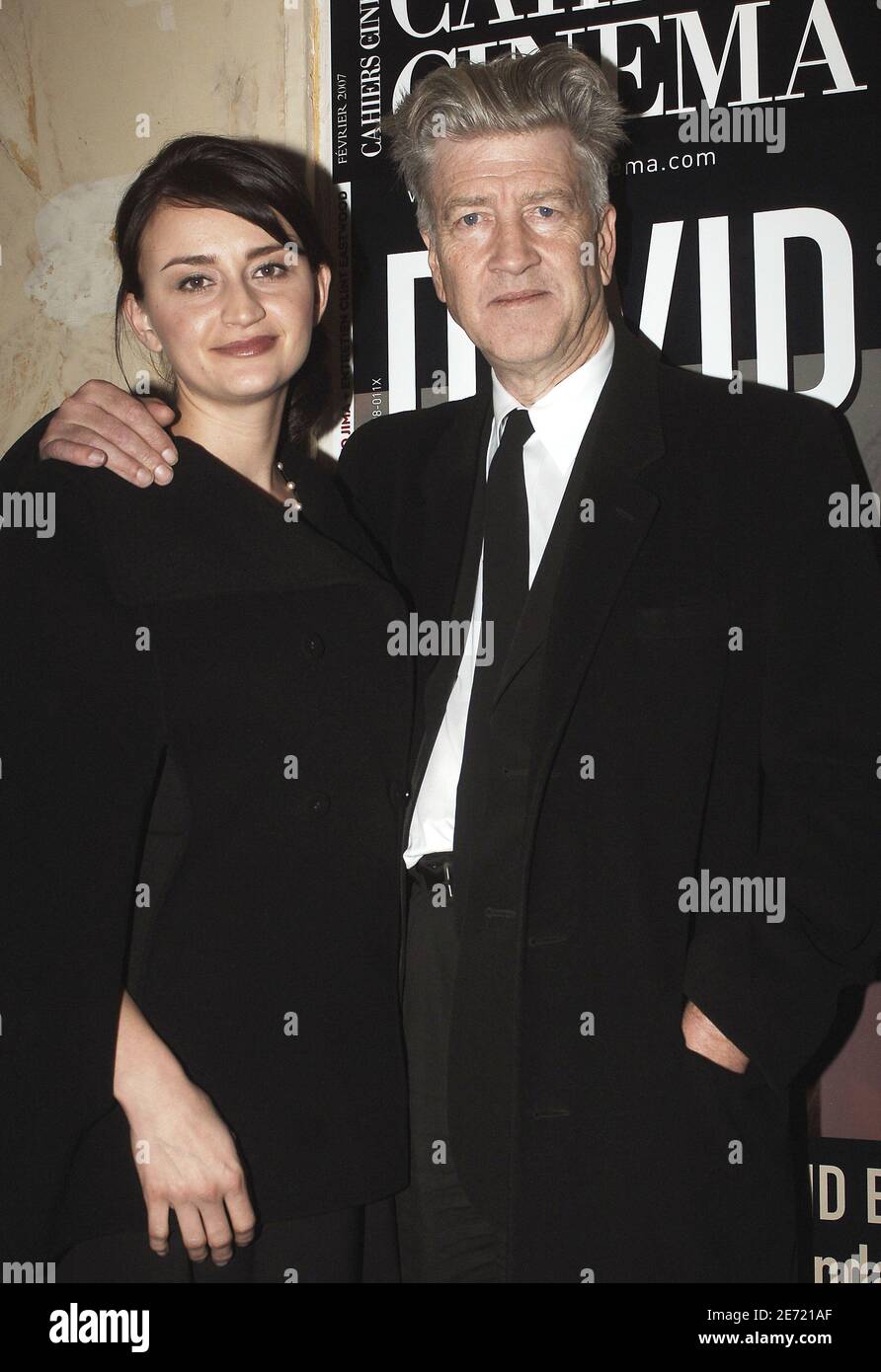 LE réalisateur AMÉRICAIN David Lynch et sa petite amie, l'actrice Emily ...