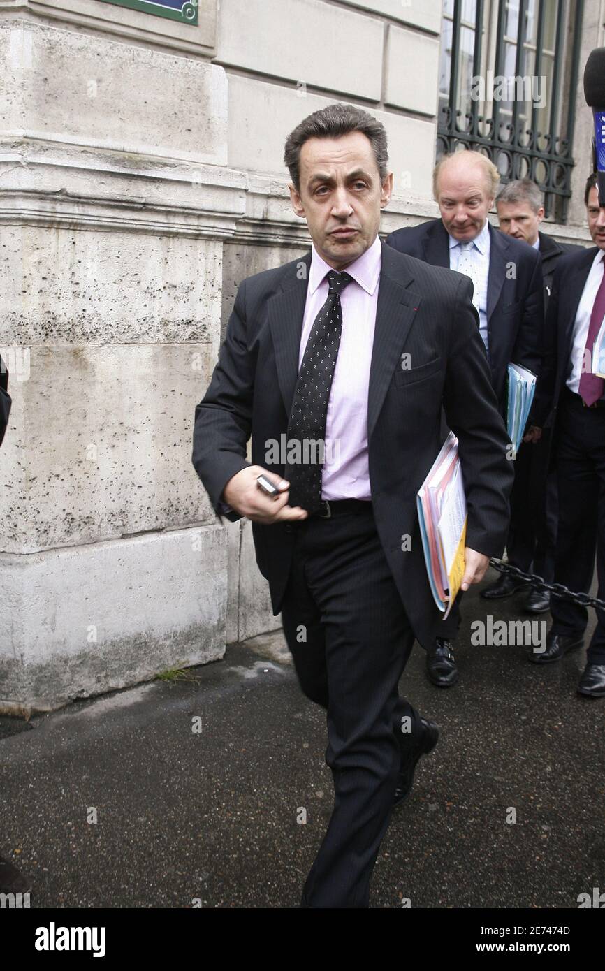 Nicolas Sarkozy, candidat à la présidence de l'UMP et ministre de l ...