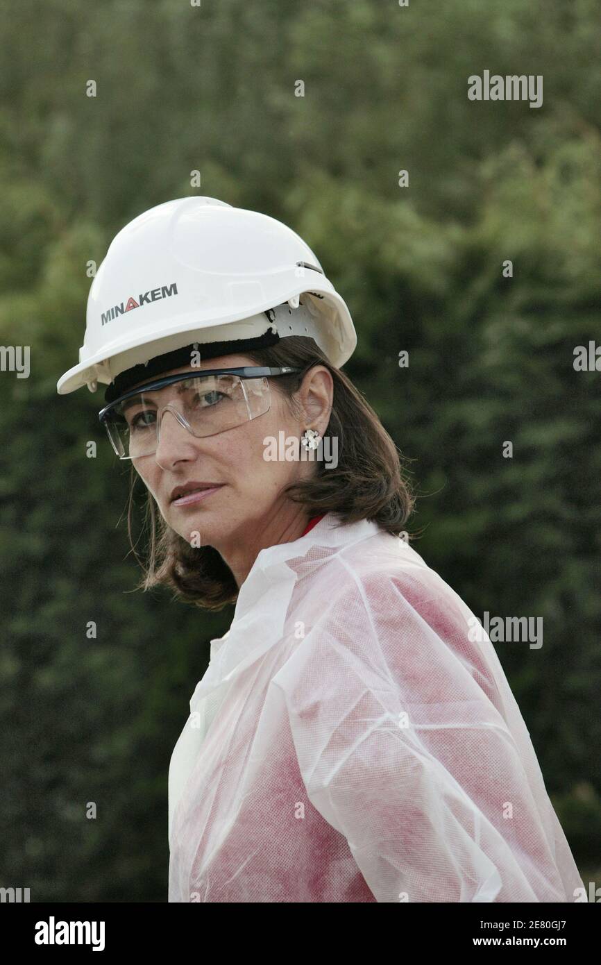 Segolene Royal, candidate à la présidence du parti socialiste français ...