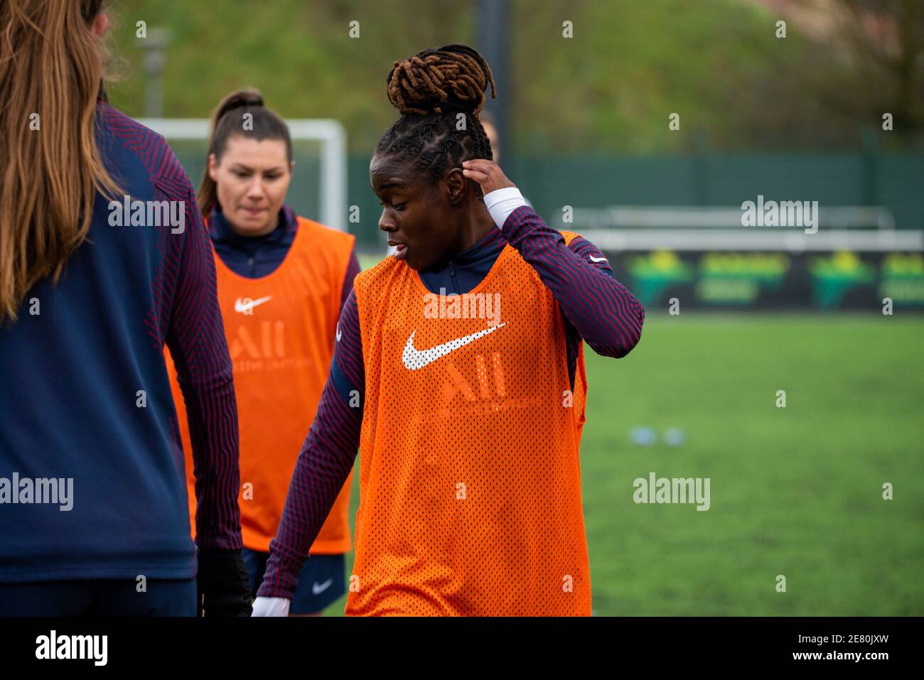 Sandy Baltimore de Paris Saint Germain se réchauffe avant la coupe de ...