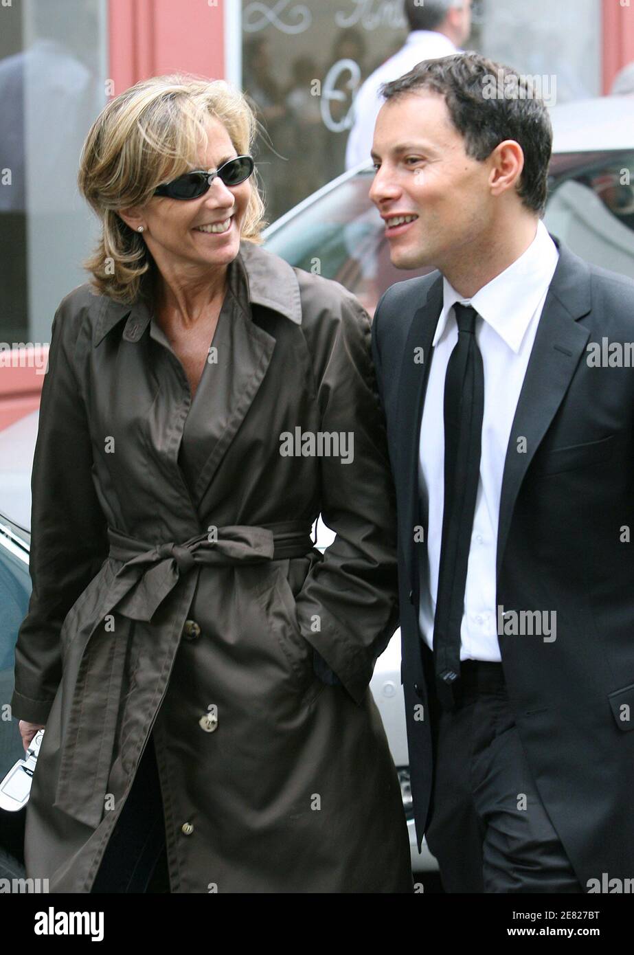 Claire Chazal et Marc-Olivier Fogiel quittent la messe funéraire de l ...