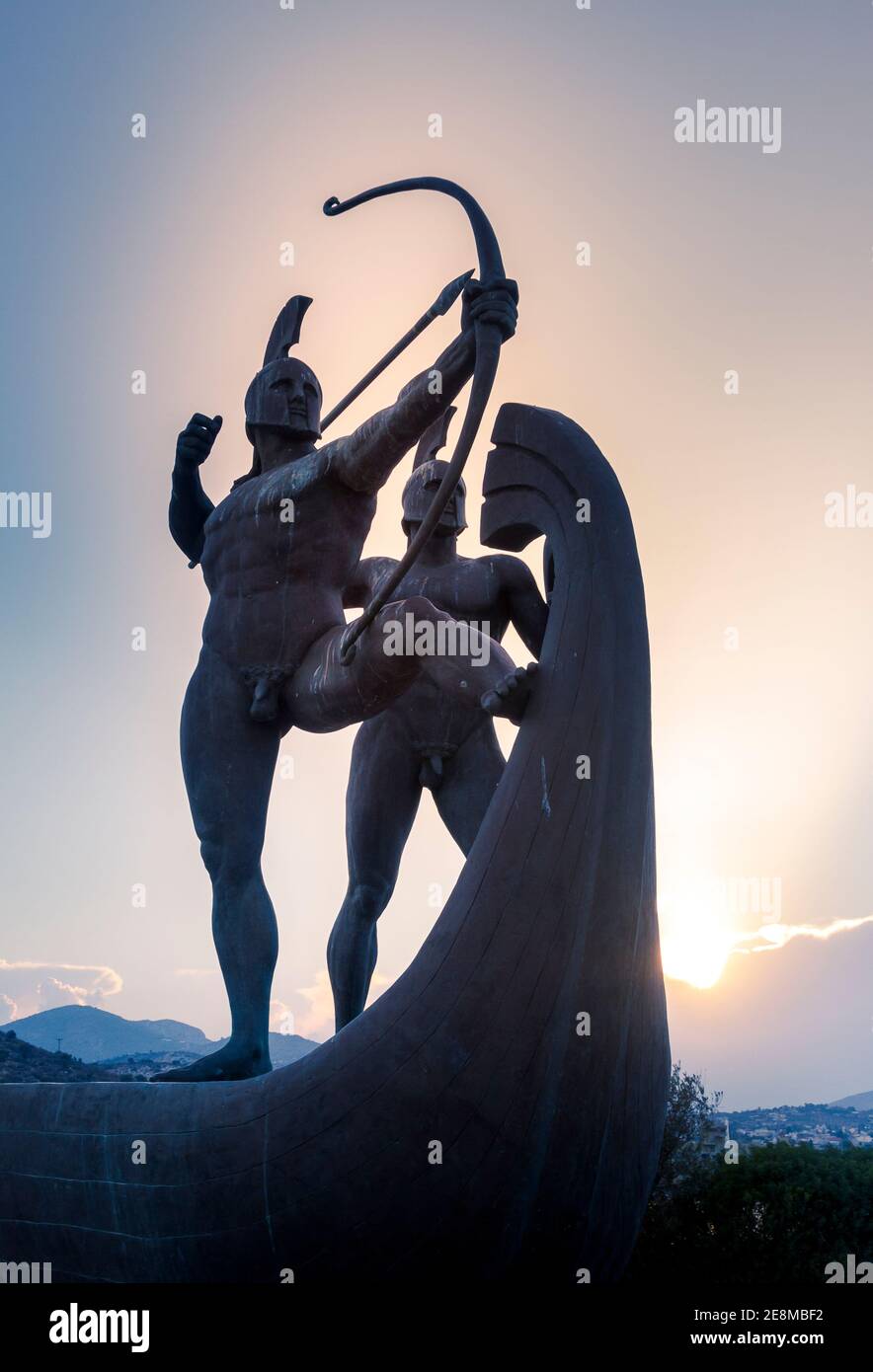 Statue de bronze pour les soldats grecs de Salamine, à la mémoire de la ...