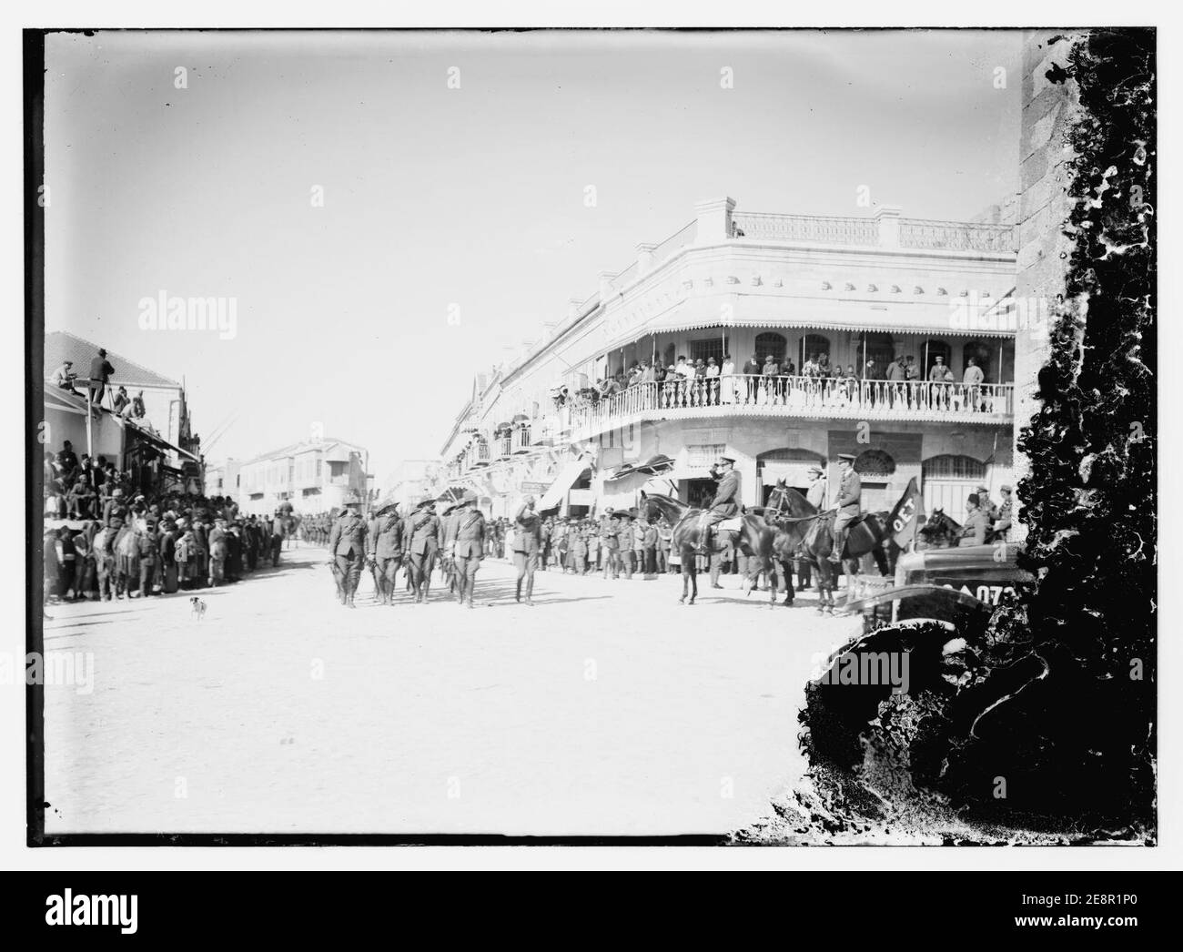L'examen militaire et défilé par pont Allenby Photo Stock - Alamy