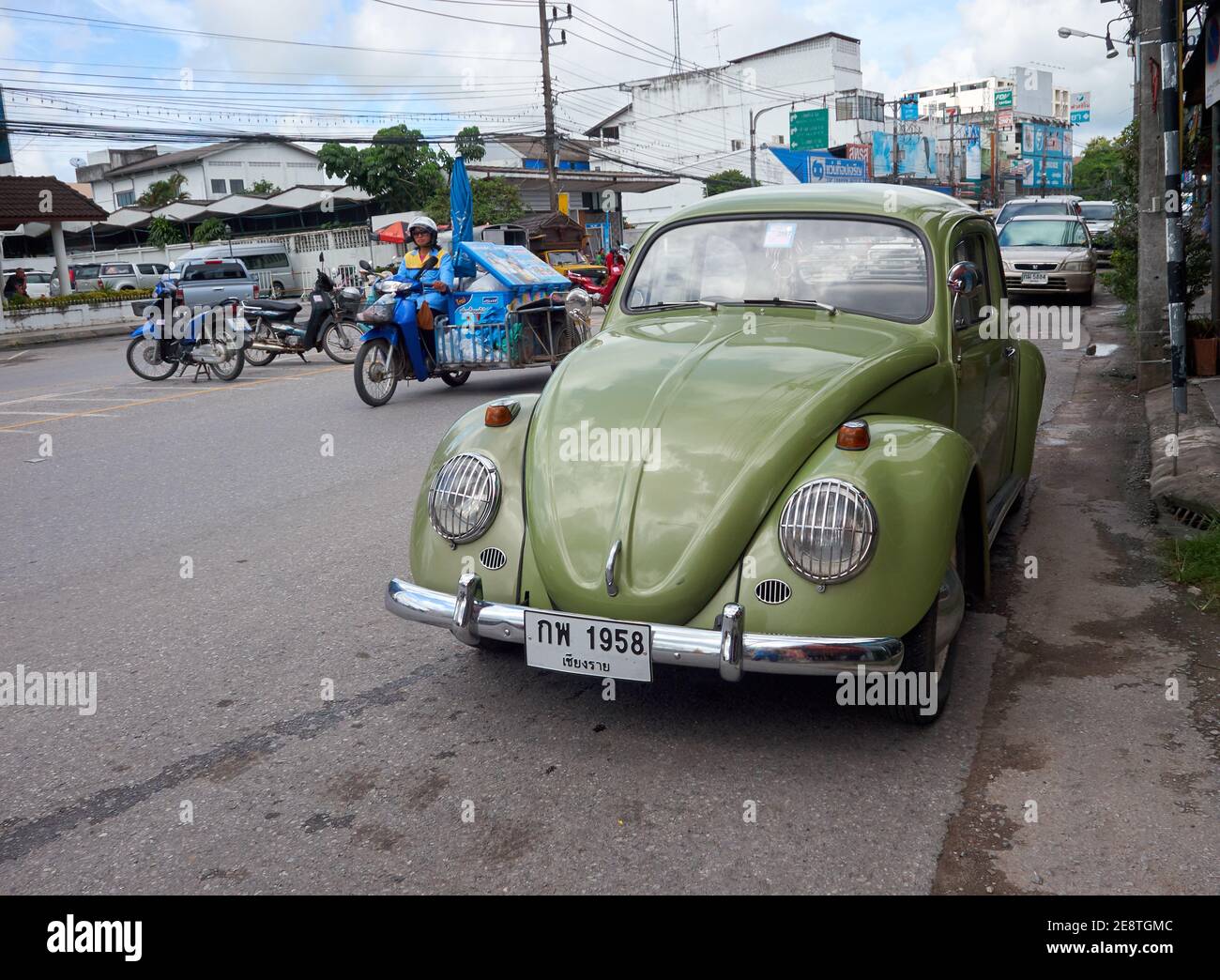 Old green beetle vw volkswagen Banque de photographies et d’images à ...