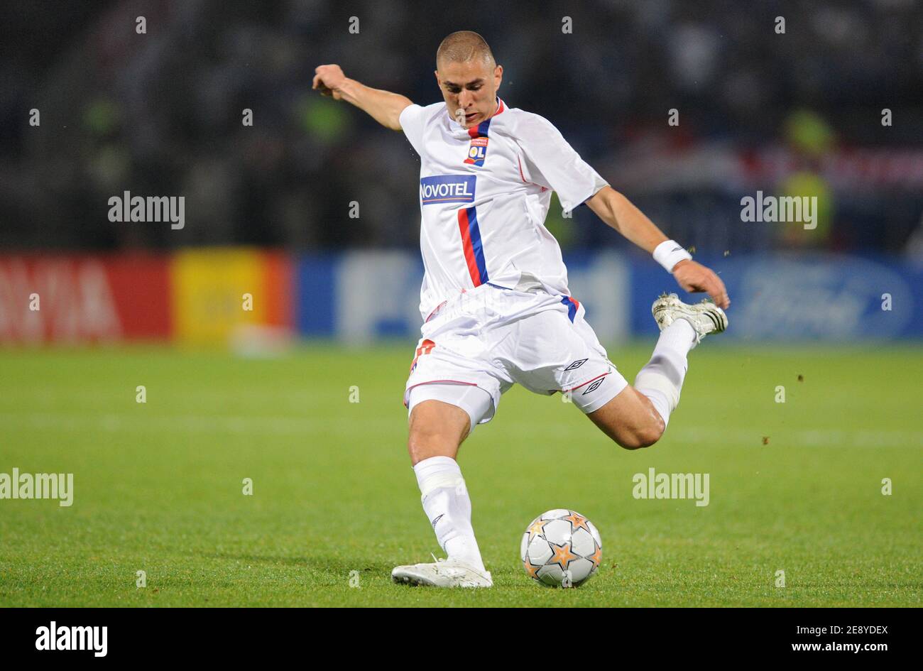 Karim Benzema Olympique Lyon Stade Banque d'image et photos - Alamy