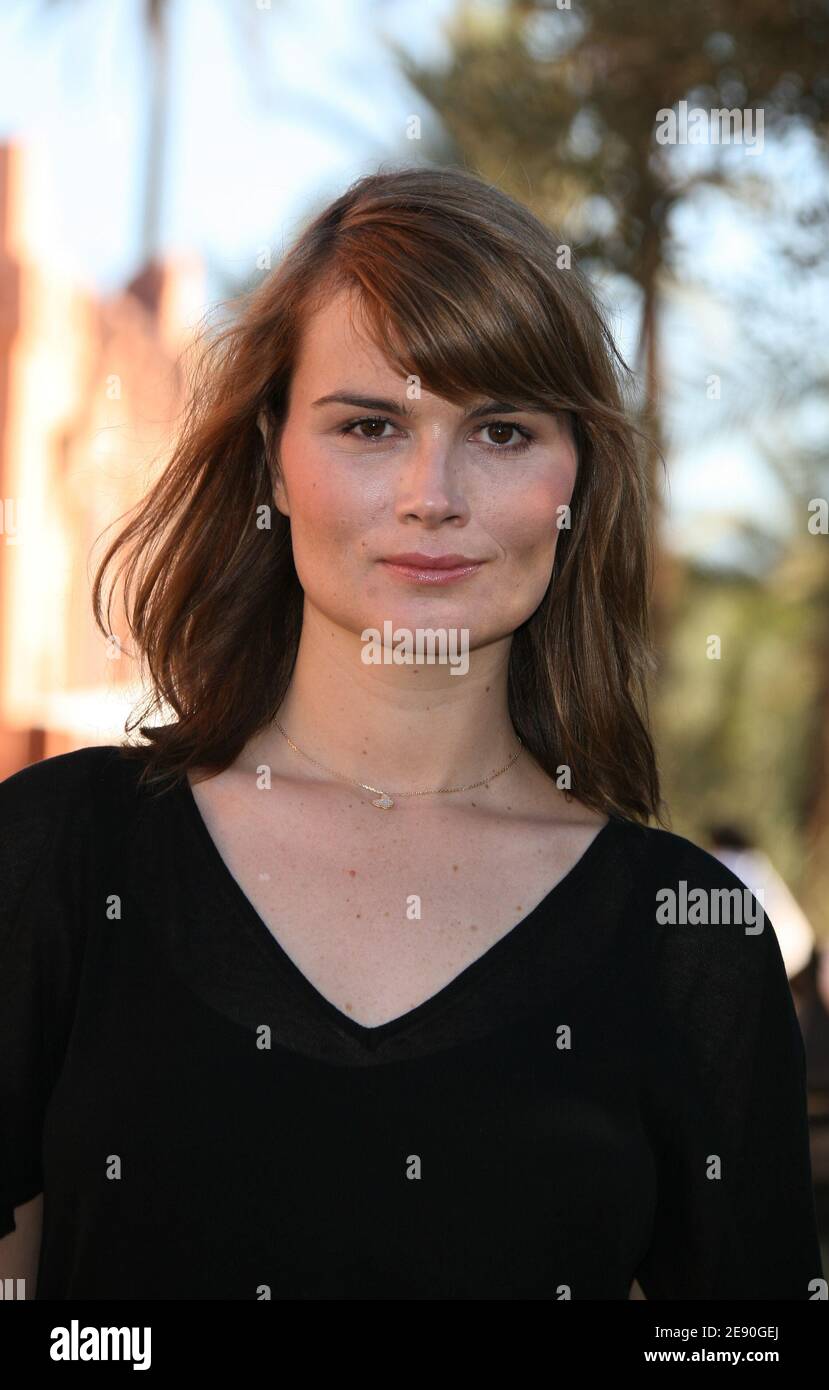 Marina hands actress portrait Banque de photographies et d’images à ...