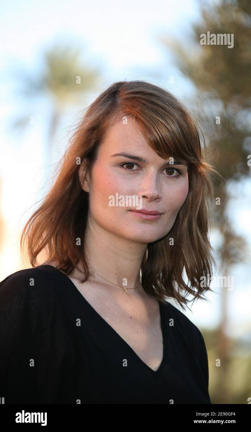 Marina hands actress portrait Banque de photographies et d’images à ...