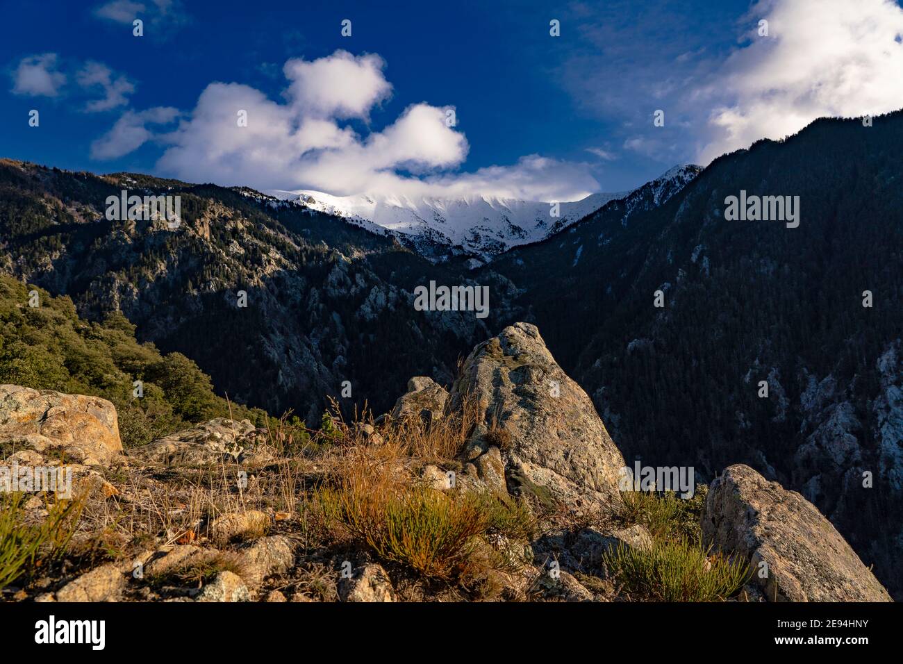 Massif du canigou Banque de photographies et d’images à haute ...