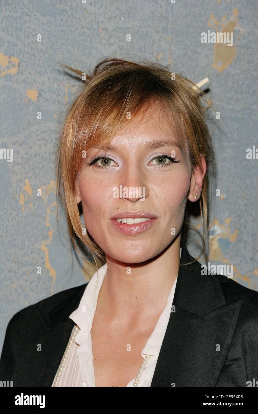L'actrice française Julie Debazac participe à la fête des femmes de la ...