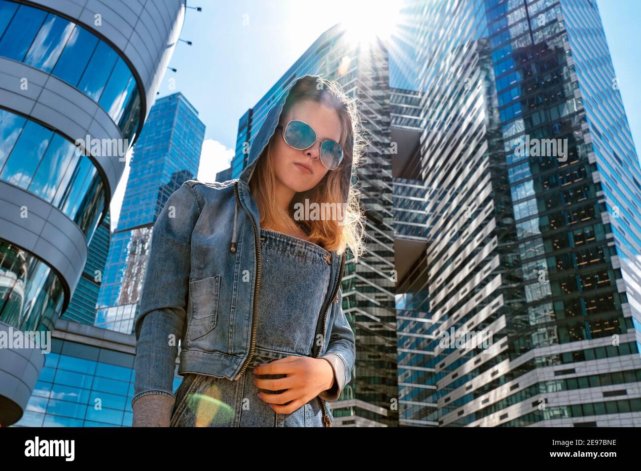 Jolie fille 16 ans blonde Banque de photographies et d’images à haute ...