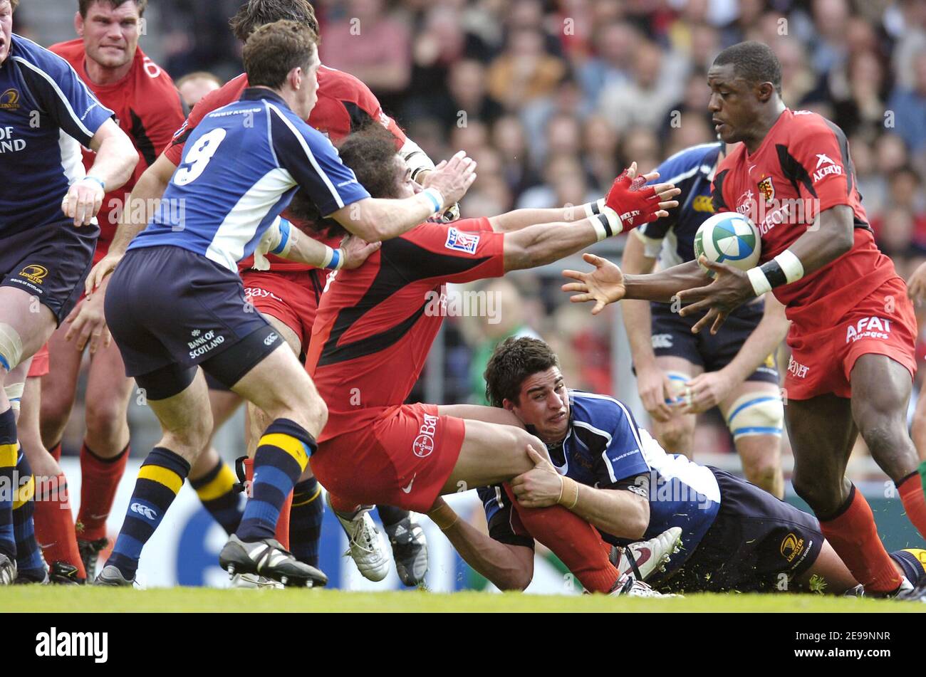 Finau Maka et Yannick Nyanga de Toulouse en action lors de la finale de ...