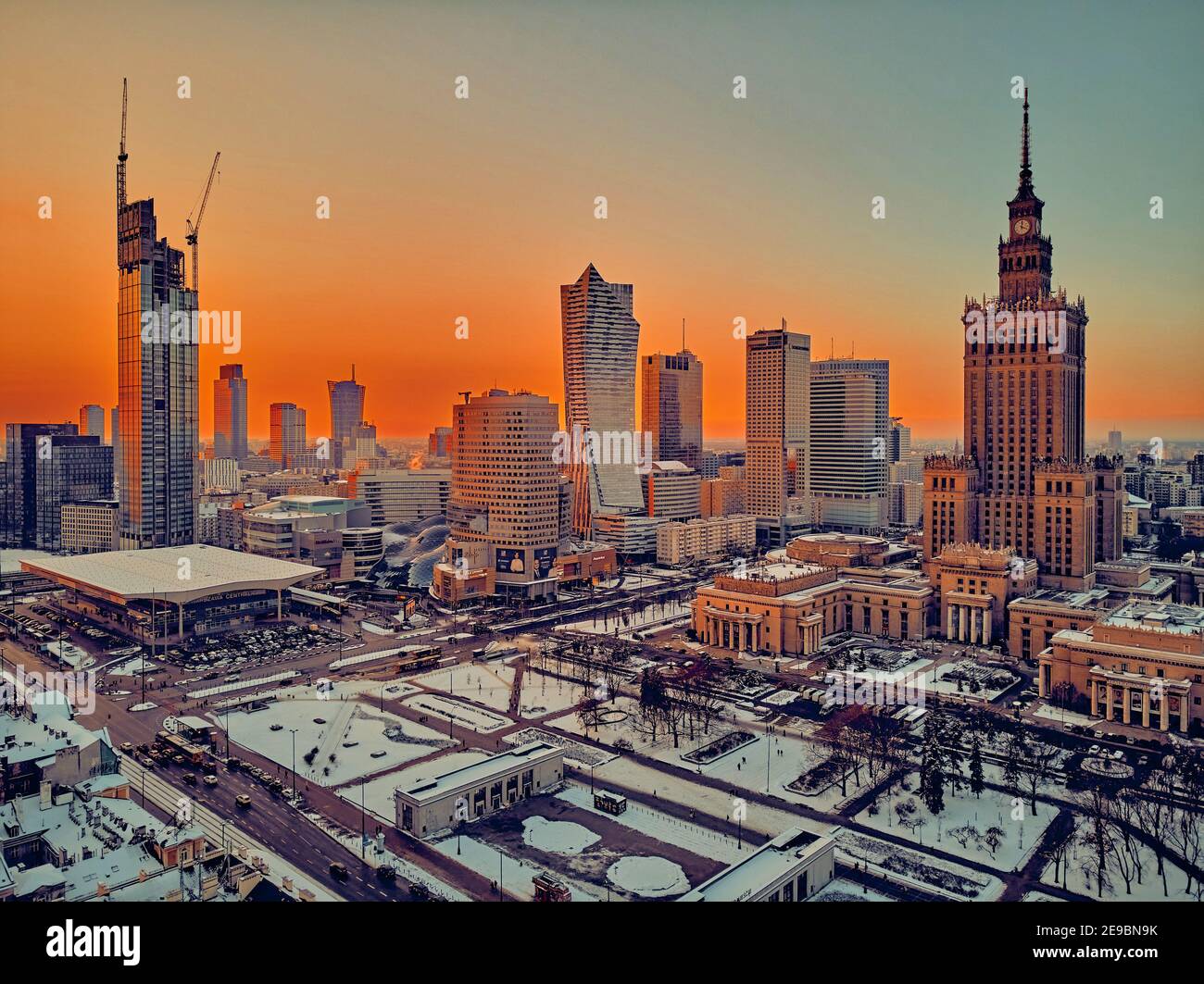 Varsovie Varso Tower En Construction Banque d'image et photos - Alamy