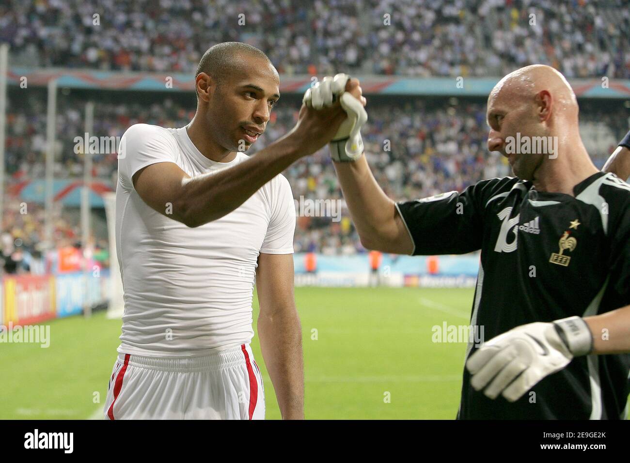 Thierry henry fabien barthez france Banque de photographies et d’images ...