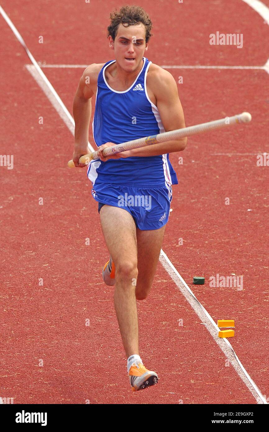 Vincent Marc, en France, est en compétition pour la qualification de la ...