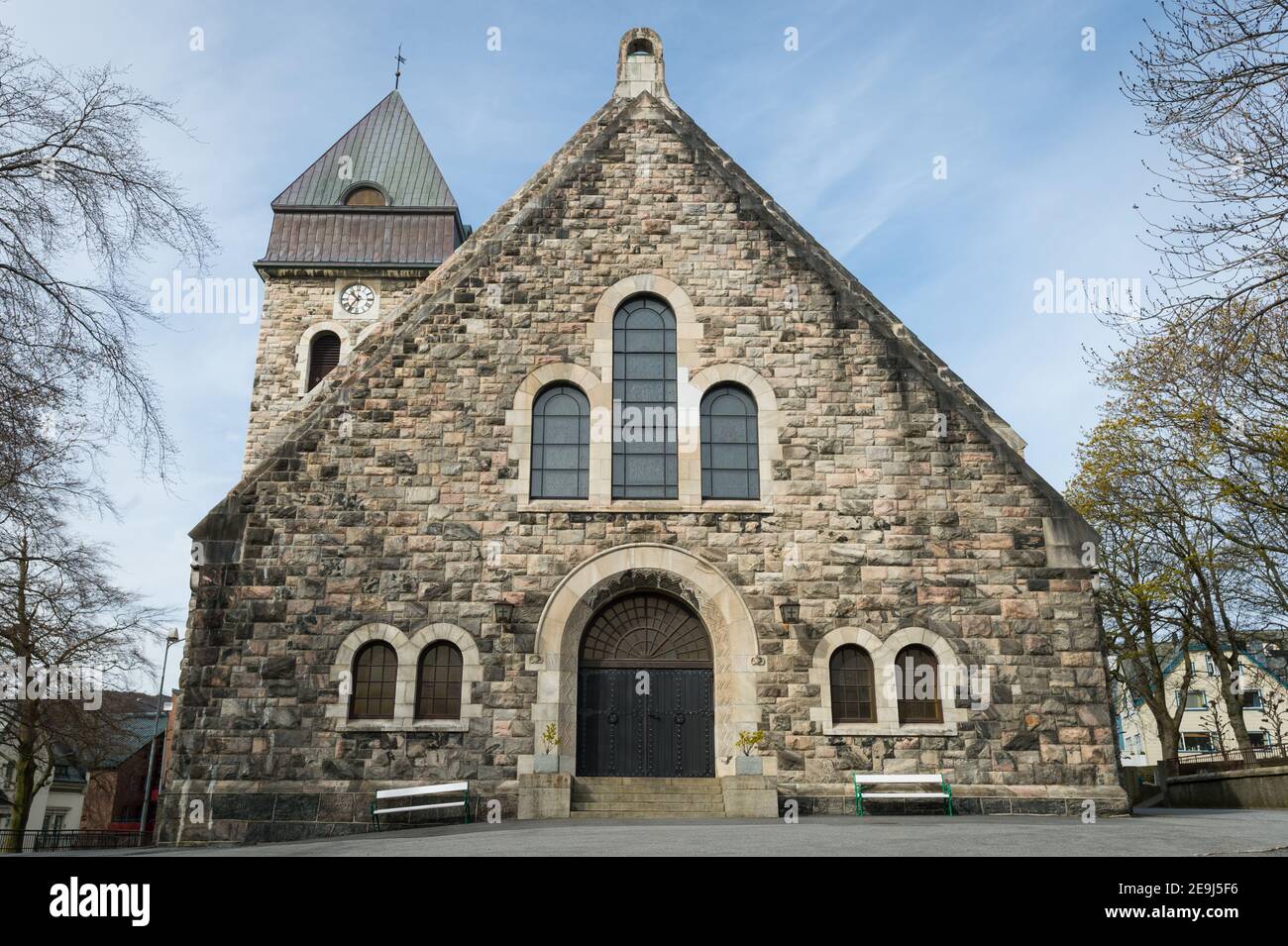 église alesund Banque de photographies et d’images à haute résolution ...