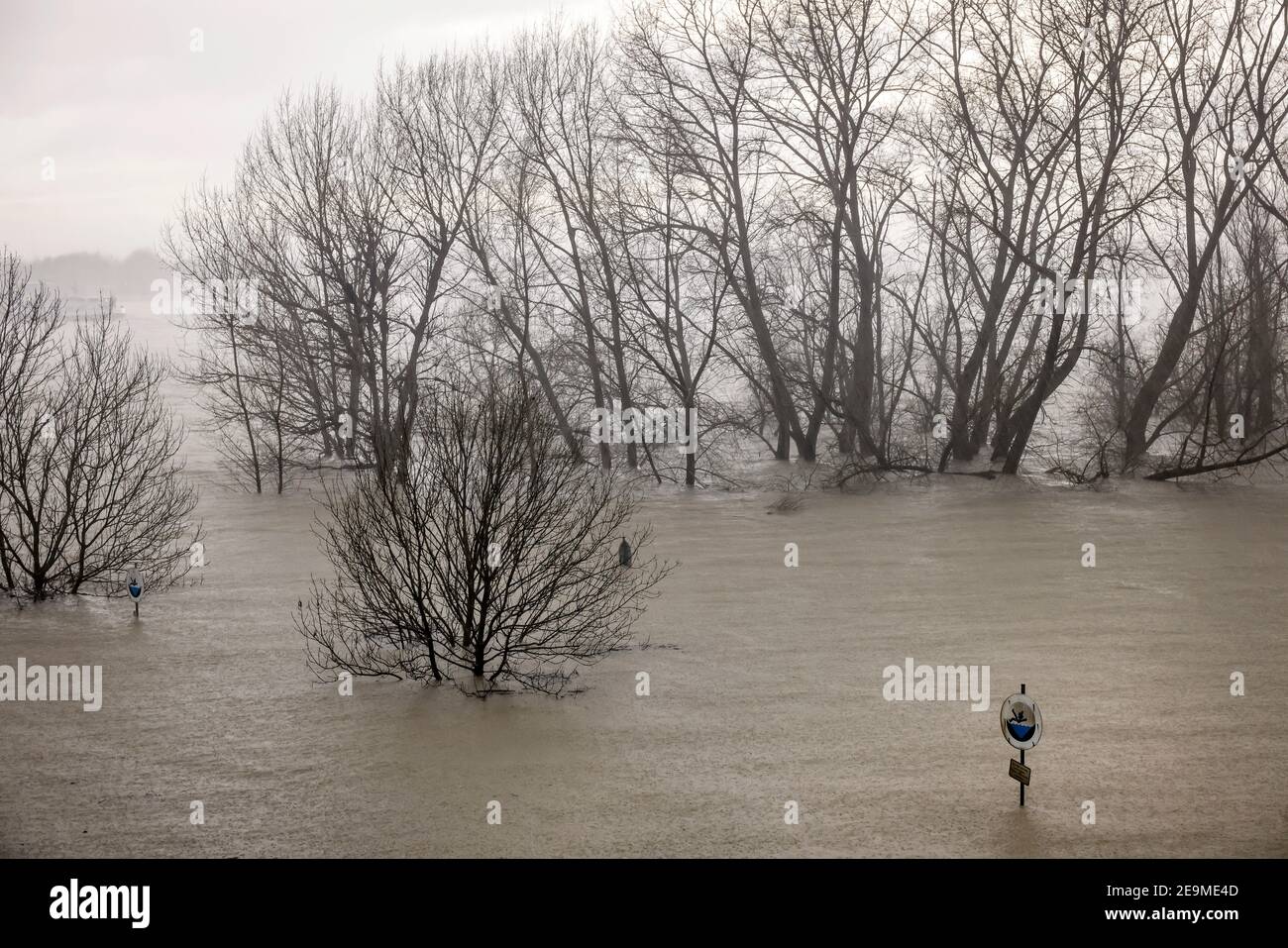Inondations de digues Banque de photographies et d’images à haute ...