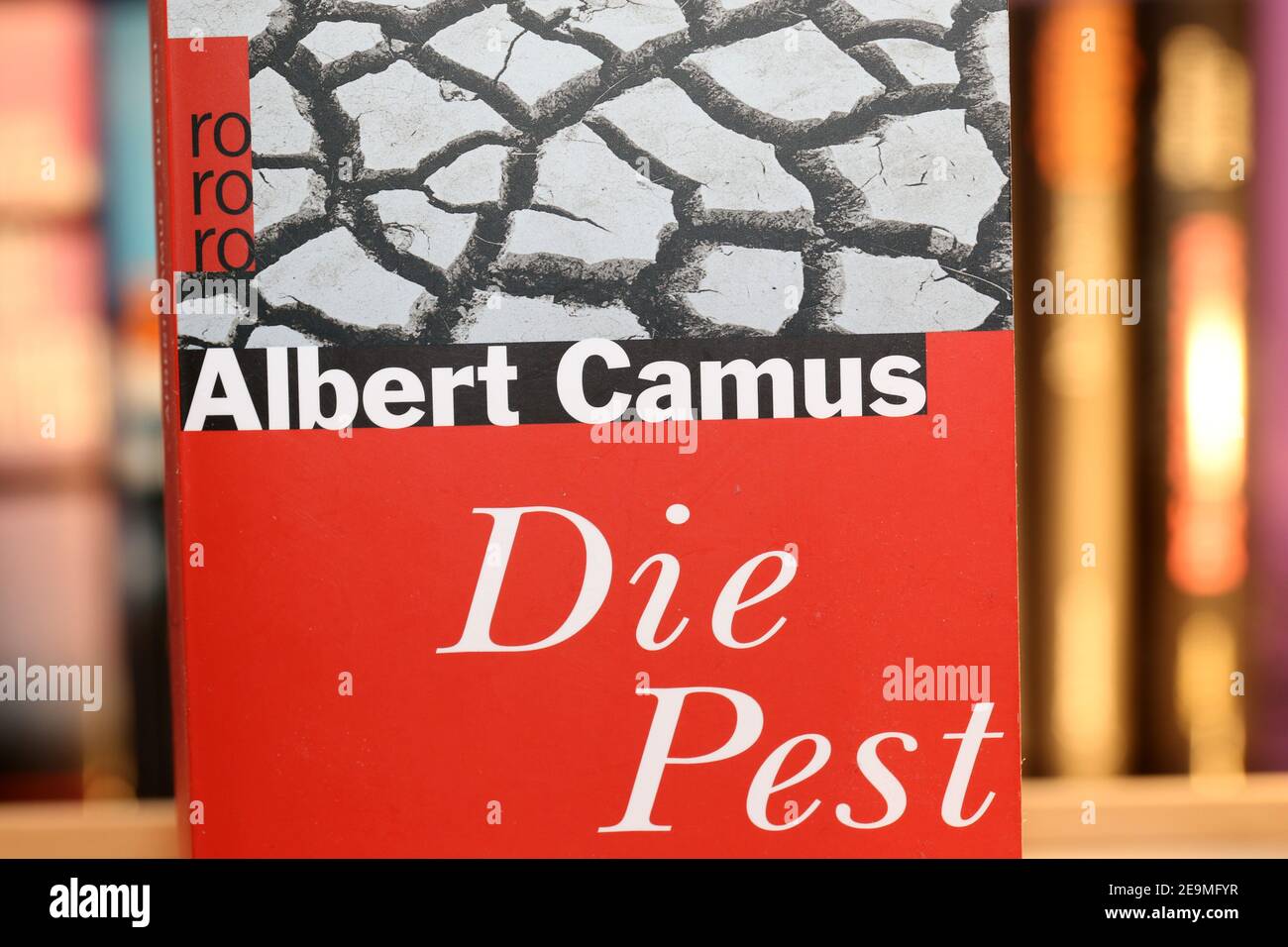 Albert Camus La Peste Banque d'image et photos - Alamy