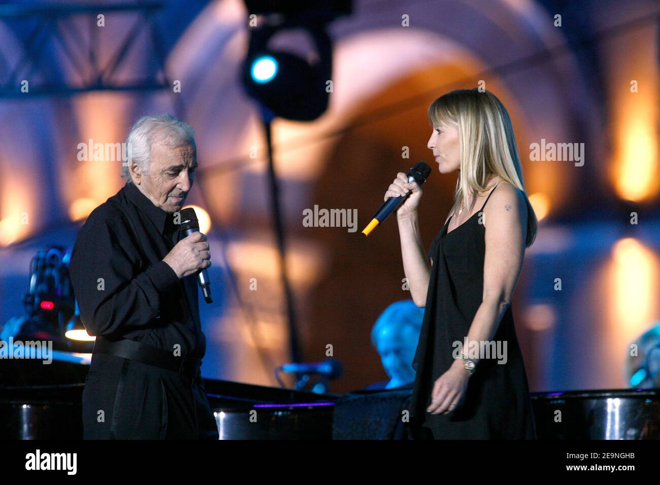 Charles aznavour et sa fille Banque de photographies et d’images à ...