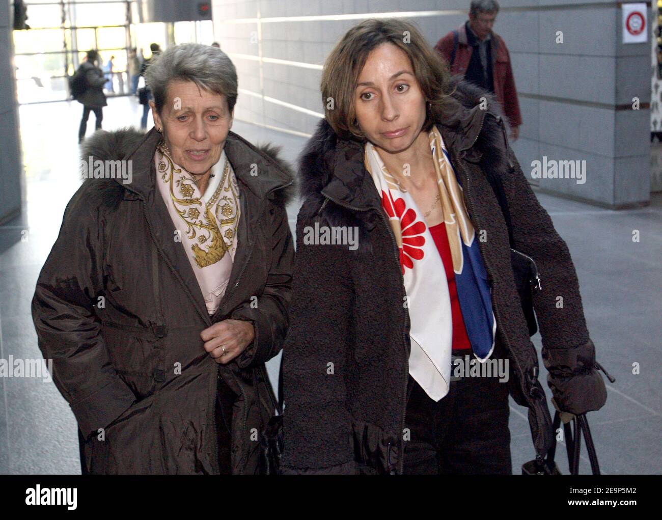 Marinette Chapuis Musanot, mère de Chantal Cecillon, arrive au procès ...