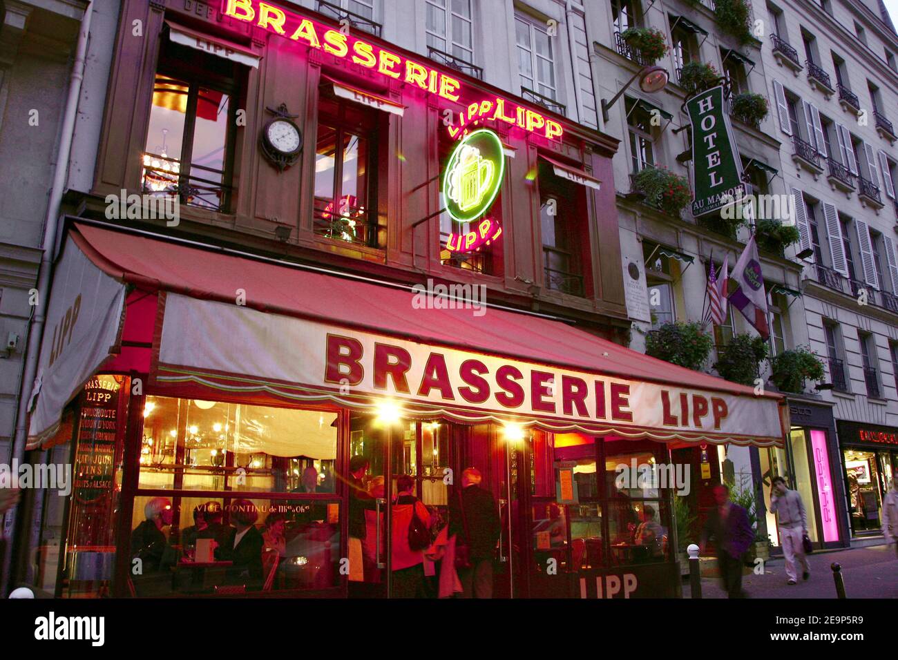 Lipp bar paris Banque de photographies et d’images à haute résolution ...