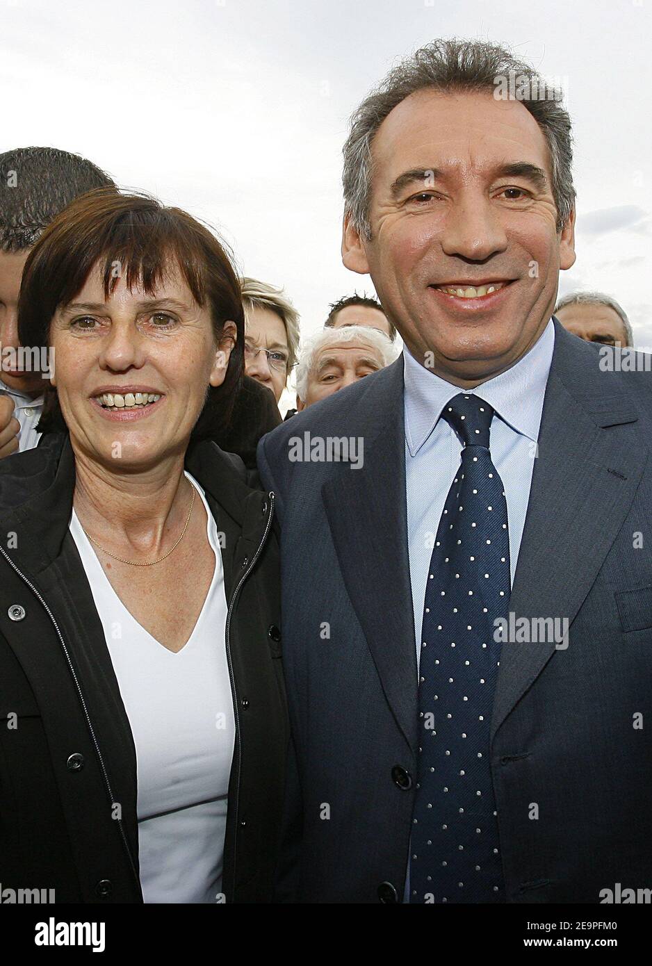 François Bayrou, chef de l'UDF de centre-droit, vu ici avec sa femme ...