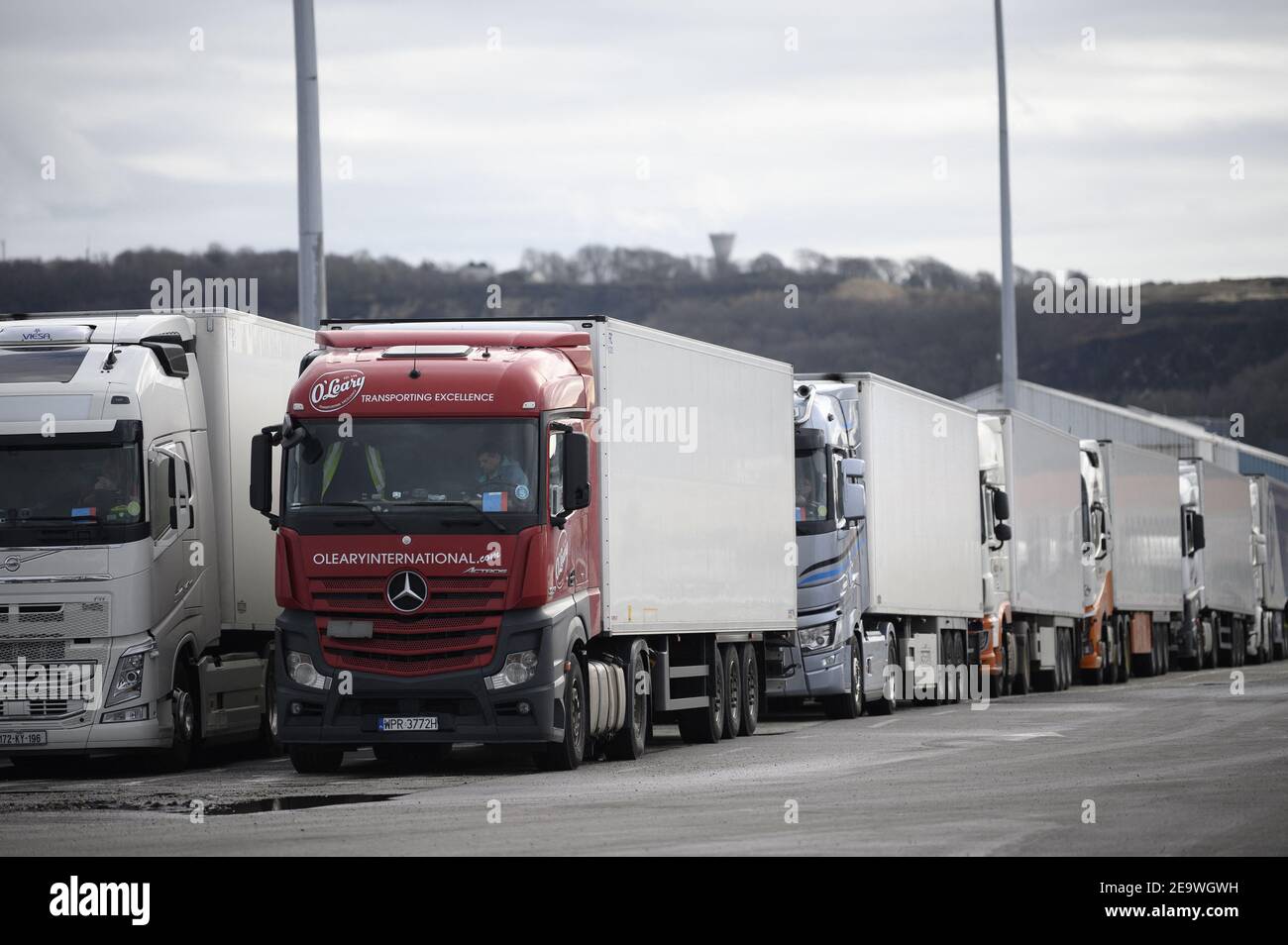Camions sur un ferry Banque de photographies et d’images à haute ...
