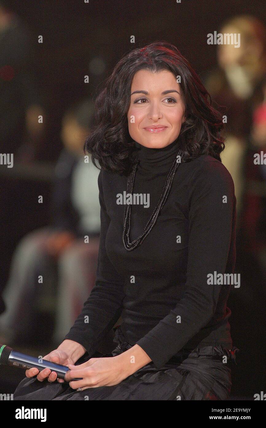La chanteuse française Jenifer Bartoli se produit lors de la ...