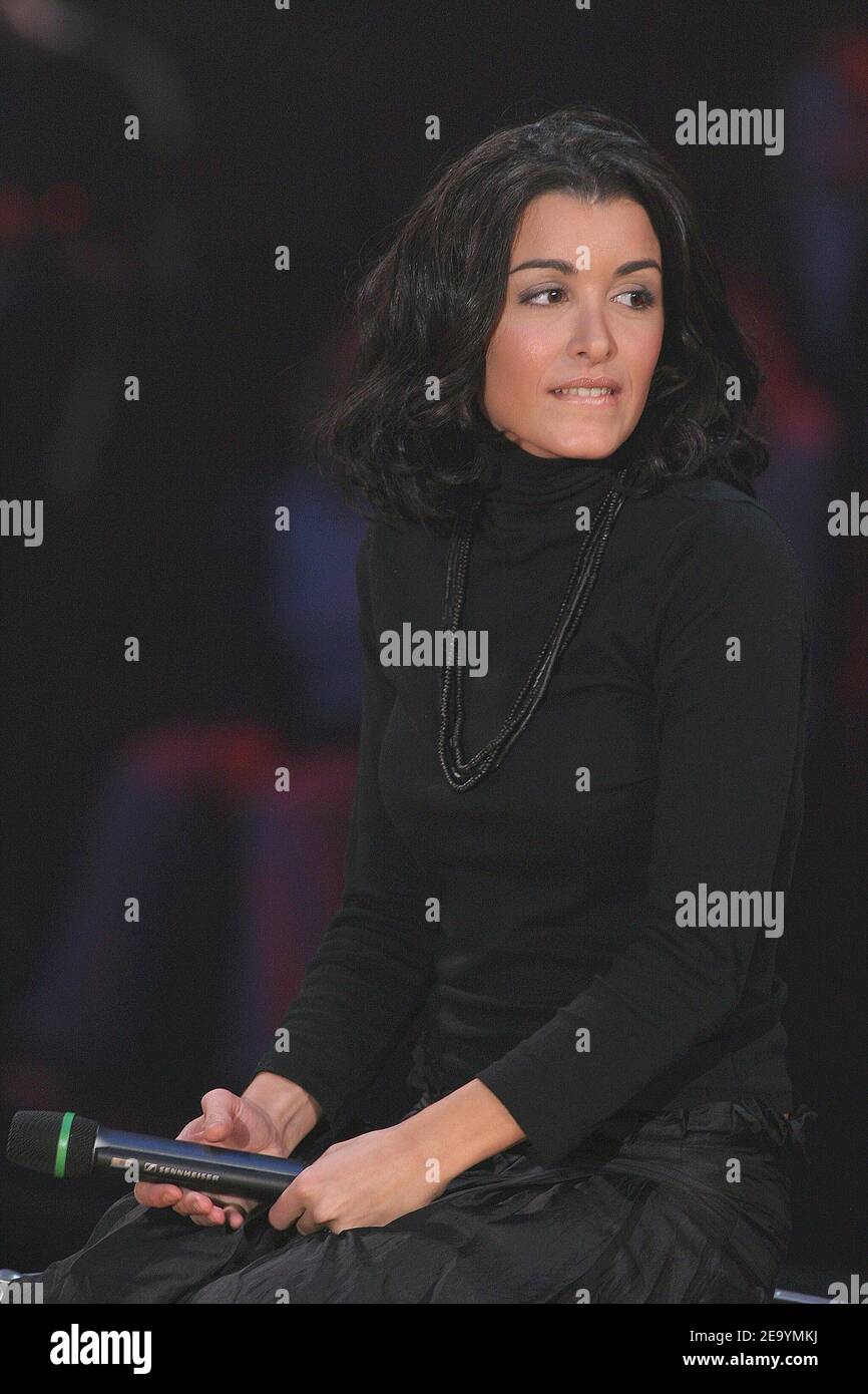 La chanteuse française Jenifer Bartoli se produit lors de la ...