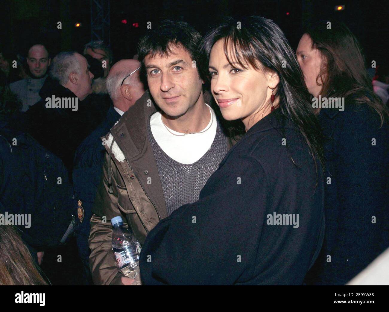 Philippe Kelly et son épouse l'actrice Mathilda May posent la ...