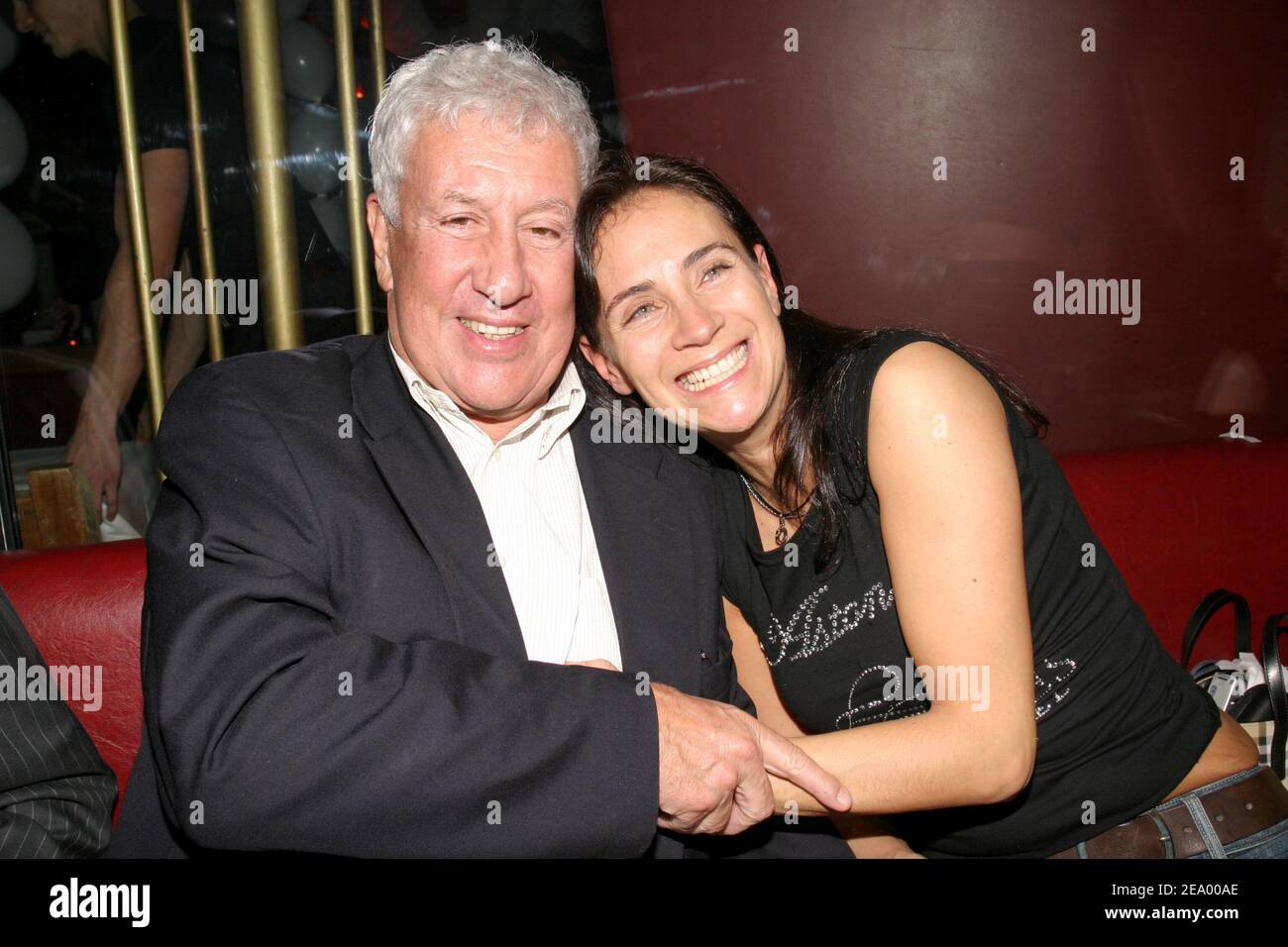 EXCLUSIF. Stephane Collaro et son épouse assistent à la fête 'les Caves ...