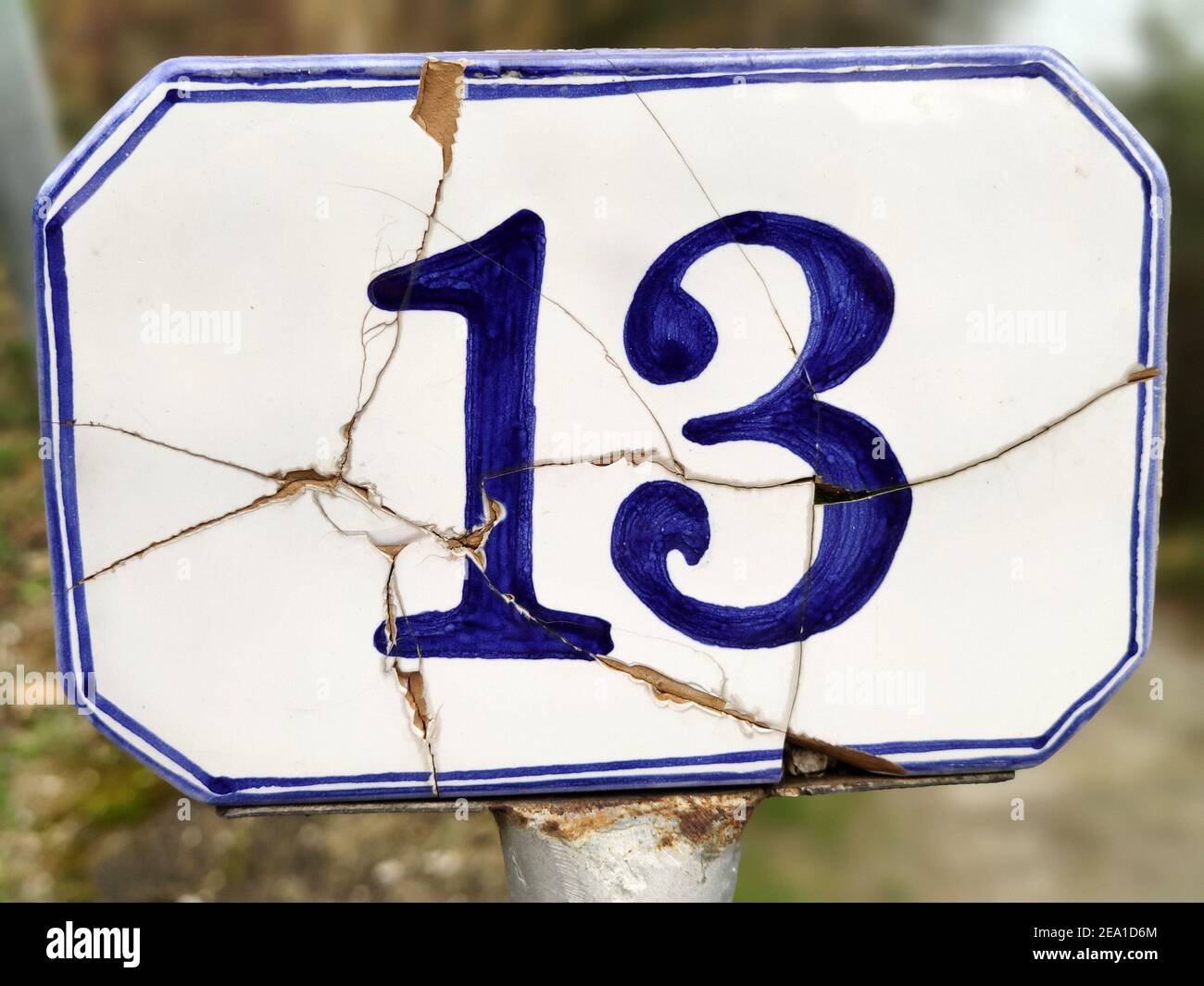 Numéros de maison en céramique Banque de photographies et d’images à ...