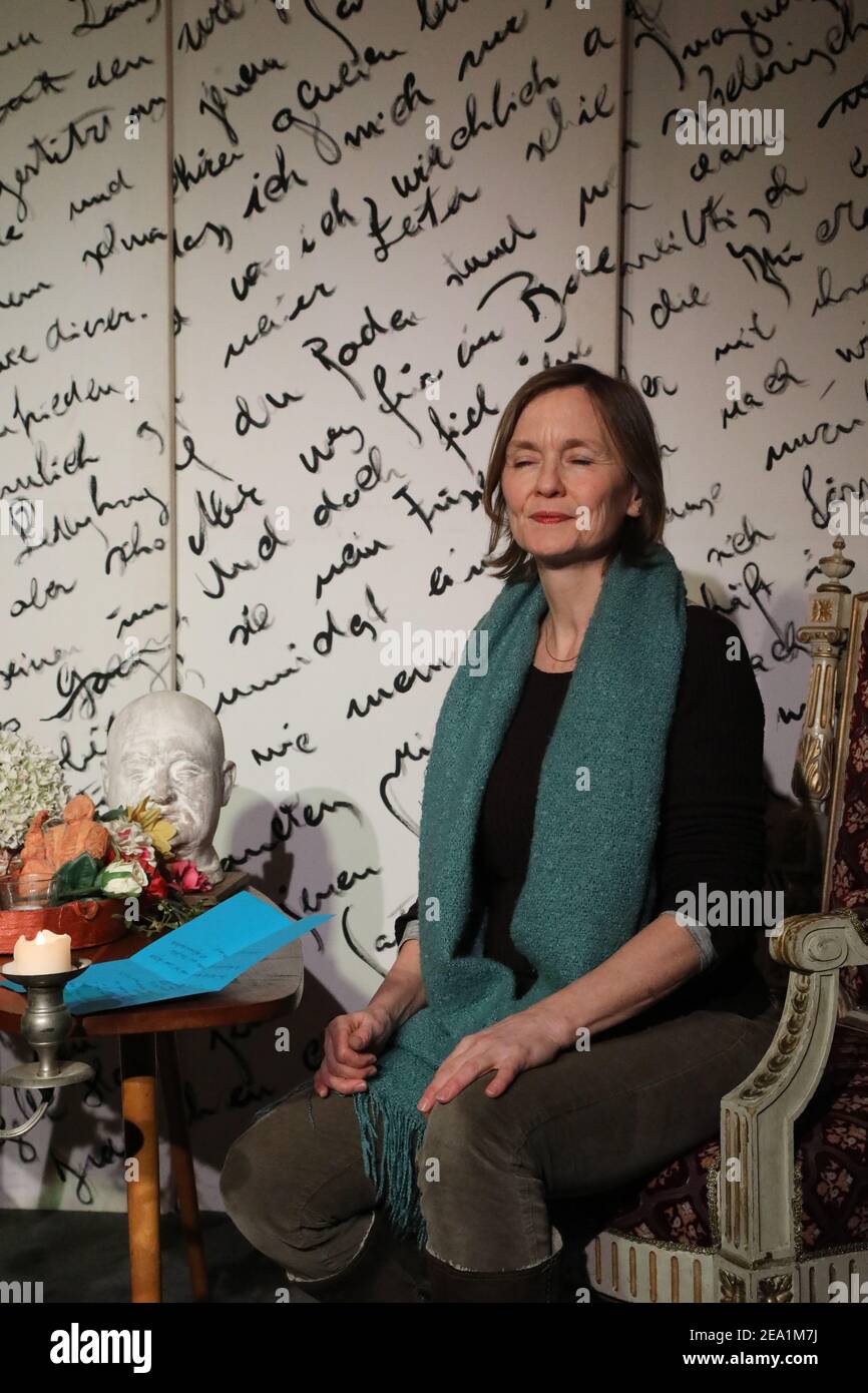 Josephine Hoppe (Tochter von Rolf Hoppe) BEI der Aufzeichnung der ...