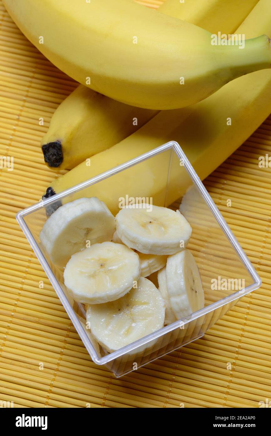 Petite banane Banque de photographies et d’images à haute résolution ...