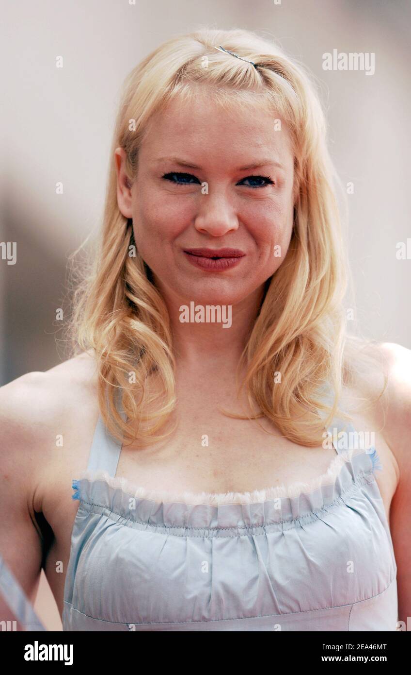 L'actrice américaine Renee Zellweger est honorée de la 2 2 86e étoile ...