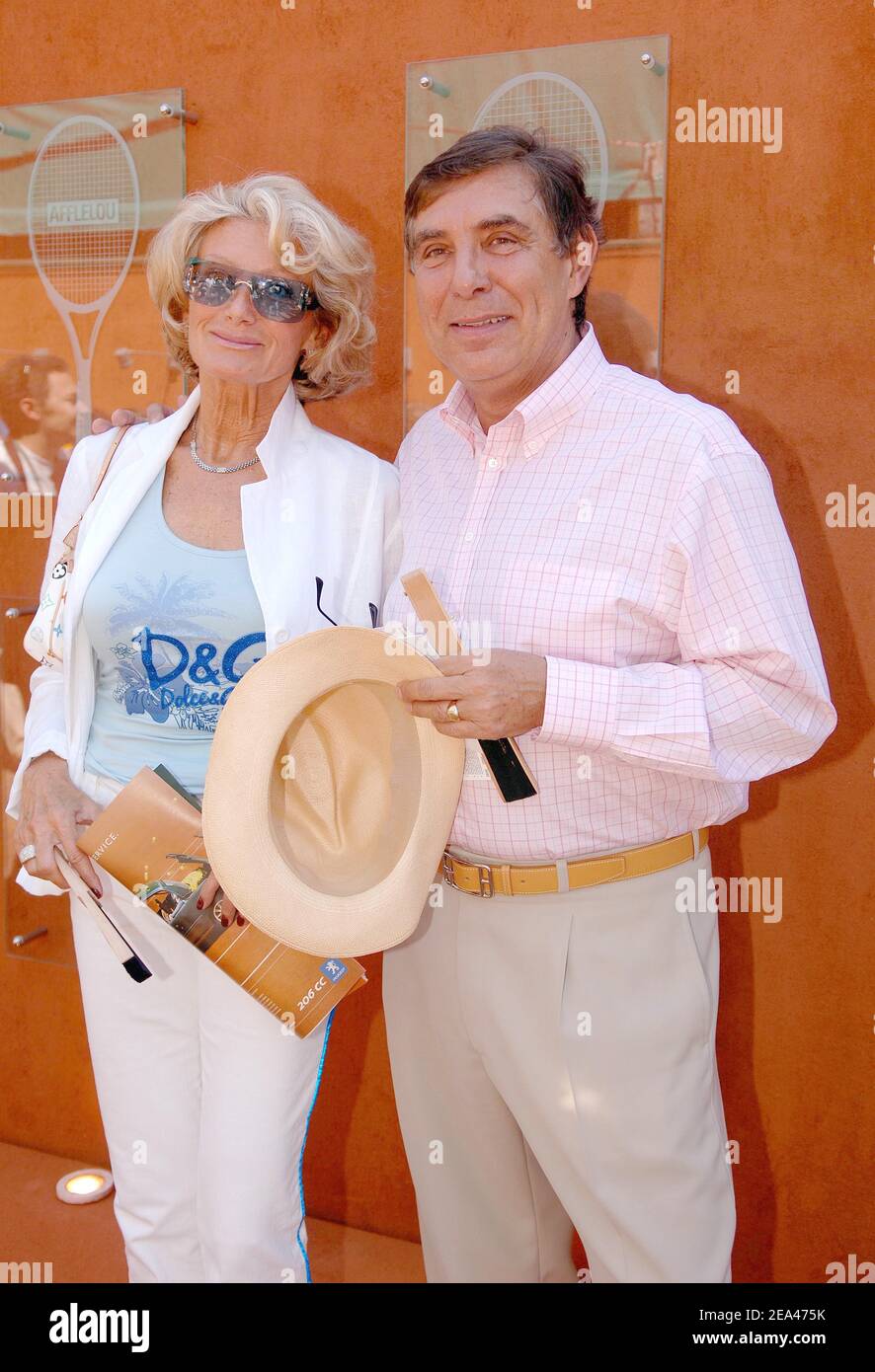 Jean-Pierre Foucault, présentateur de la télévision française, et ...