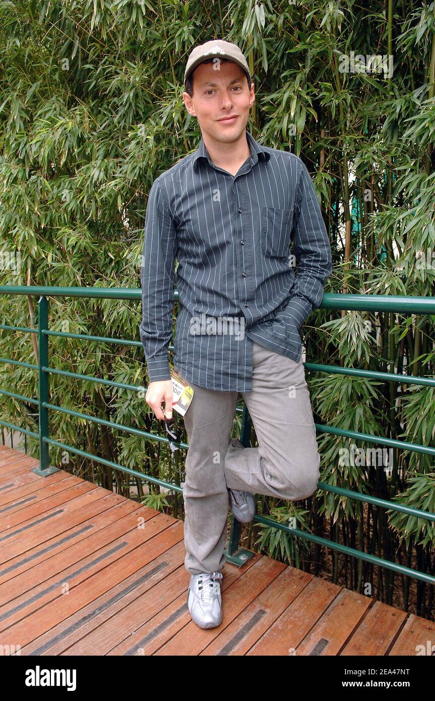 Le présentateur de la télévision française Marc-Olivier Fogiel pose au ...