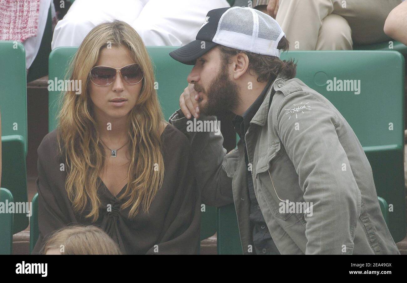 L'acteur français Michael Youn et sa petite amie espagnole l'actrice ...