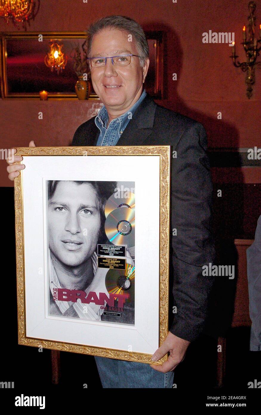 Mike brant chanteur Banque de photographies et d’images à haute ...