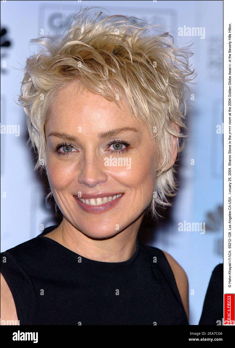 Sharon Stone dans la salle de presse des Golden Globe Awards 2004 à Los ...