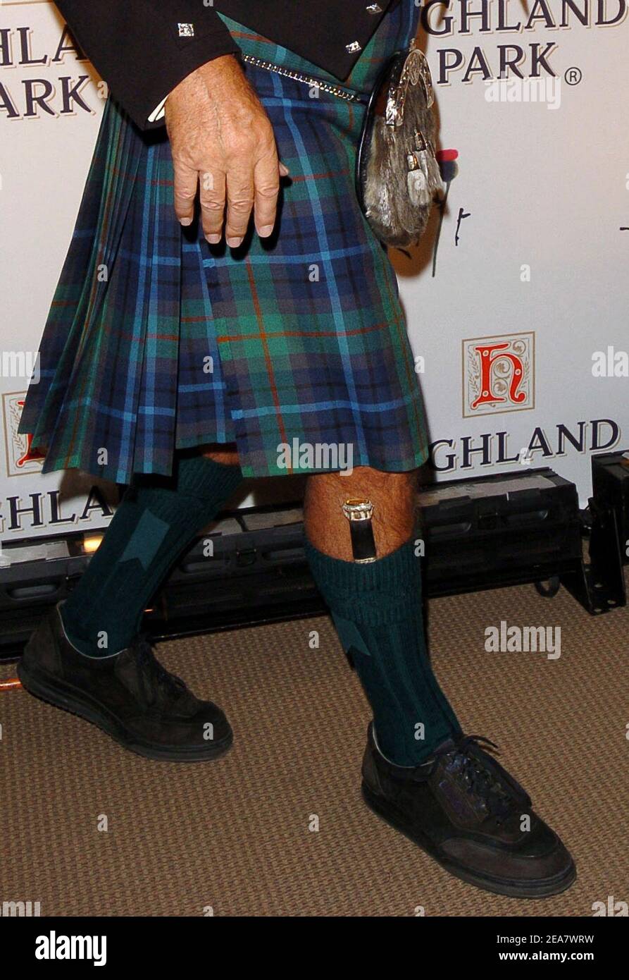 Sir Sean Connery arrive à la fête habillée à Kilt, tenue à Sotheby's à ...