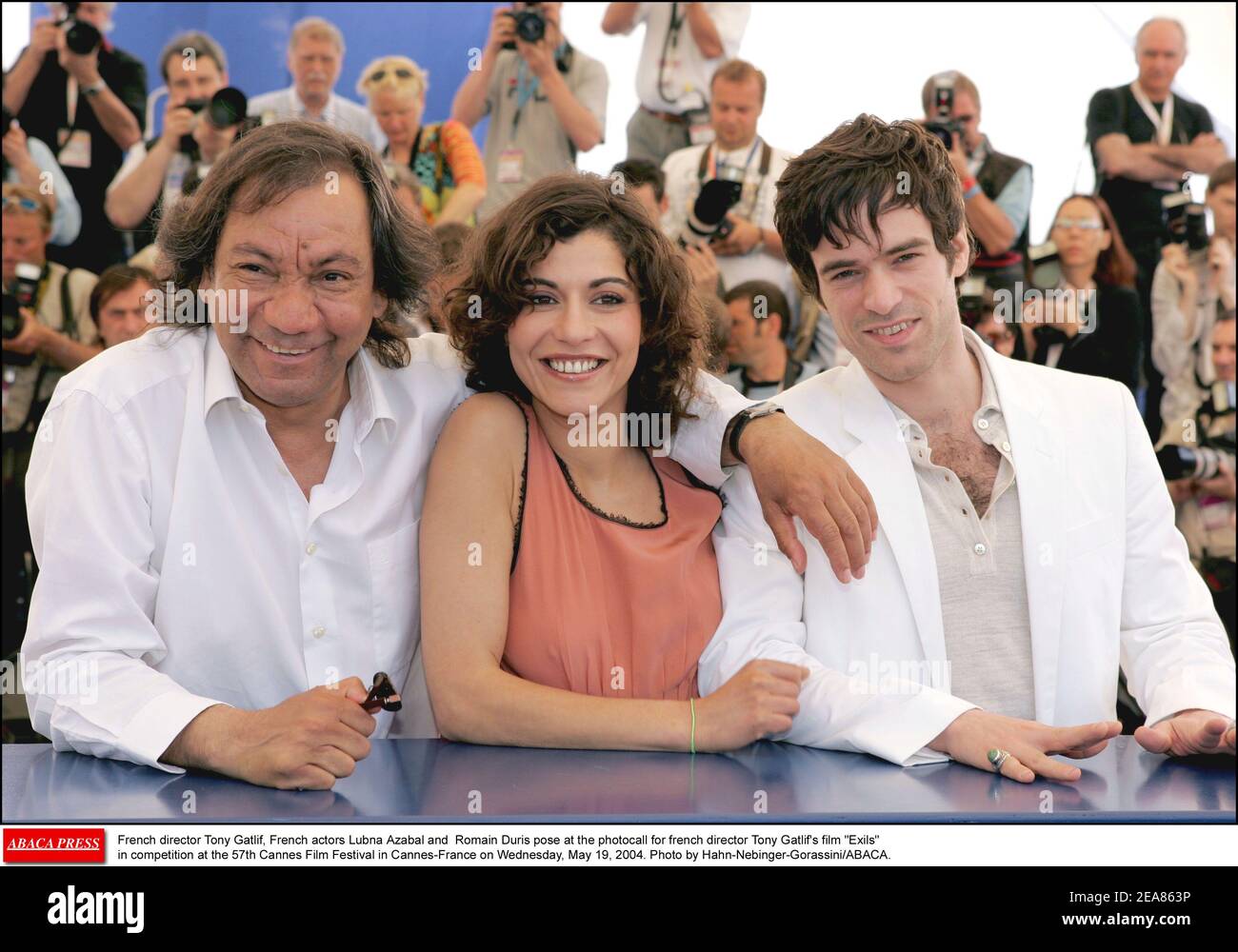Le réalisateur français Tony Gatlif, les acteurs français Lubna Azabal ...