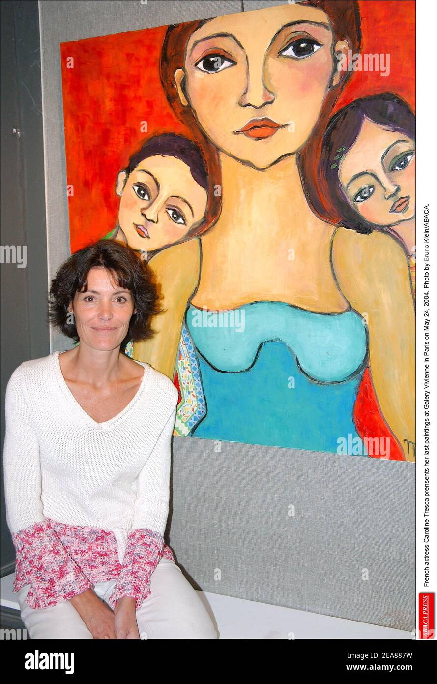 L'actrice française Caroline Tresca présente ses derniers tableaux à ...