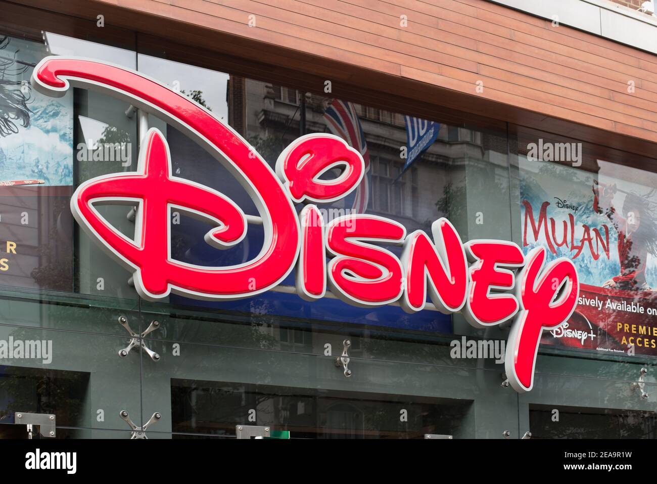 Disney store london Banque de photographies et d’images à haute ...