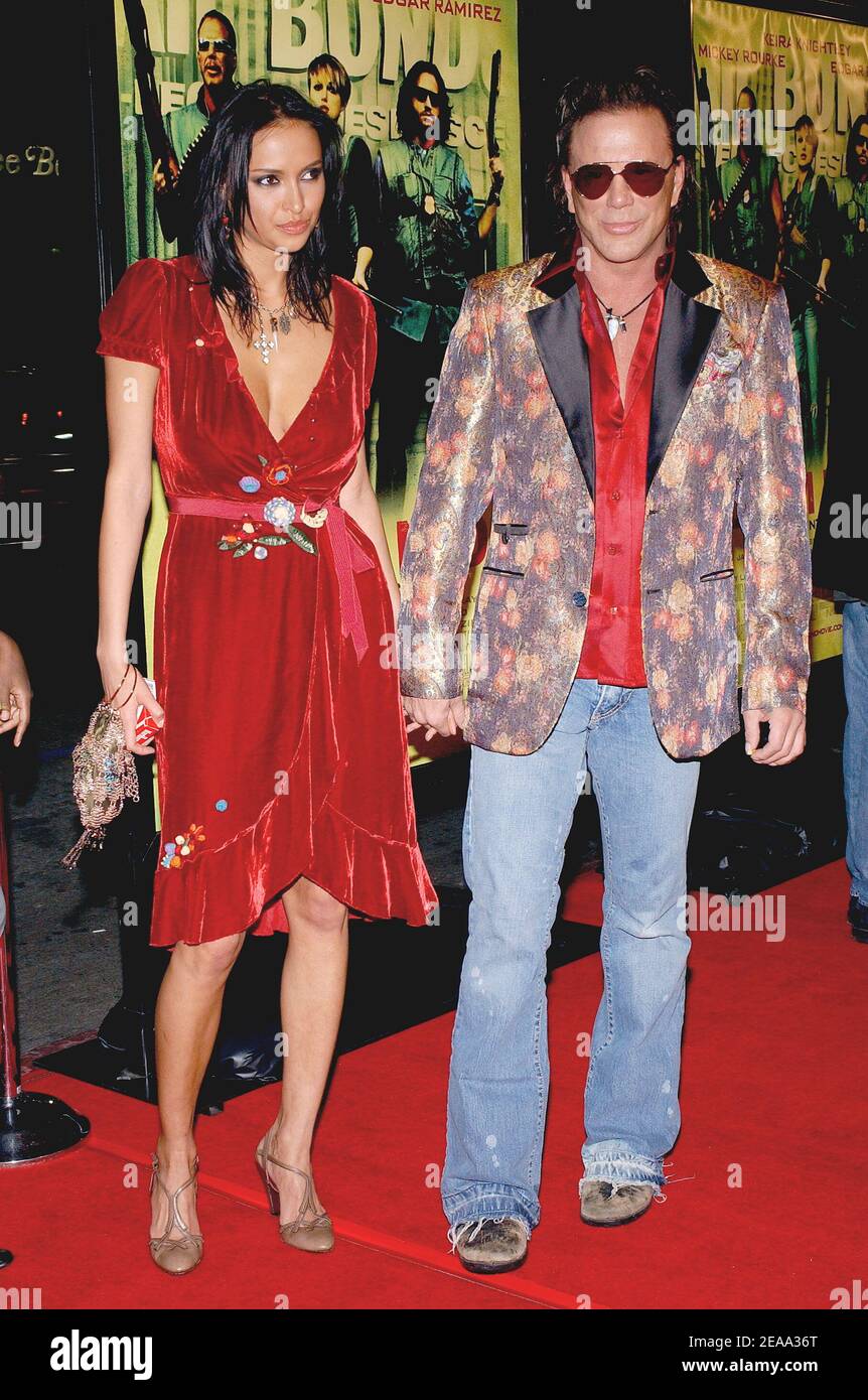 Mickey Rourke, membre du casting, et sa petite amie Sasha assistent à ...