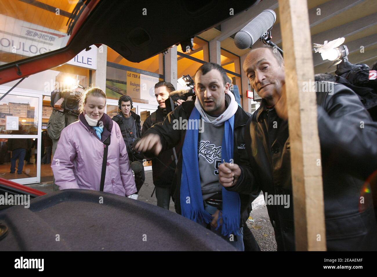 Sandrine Lavier (l), Franck Lavier (c) qui ont été acquittés par la ...