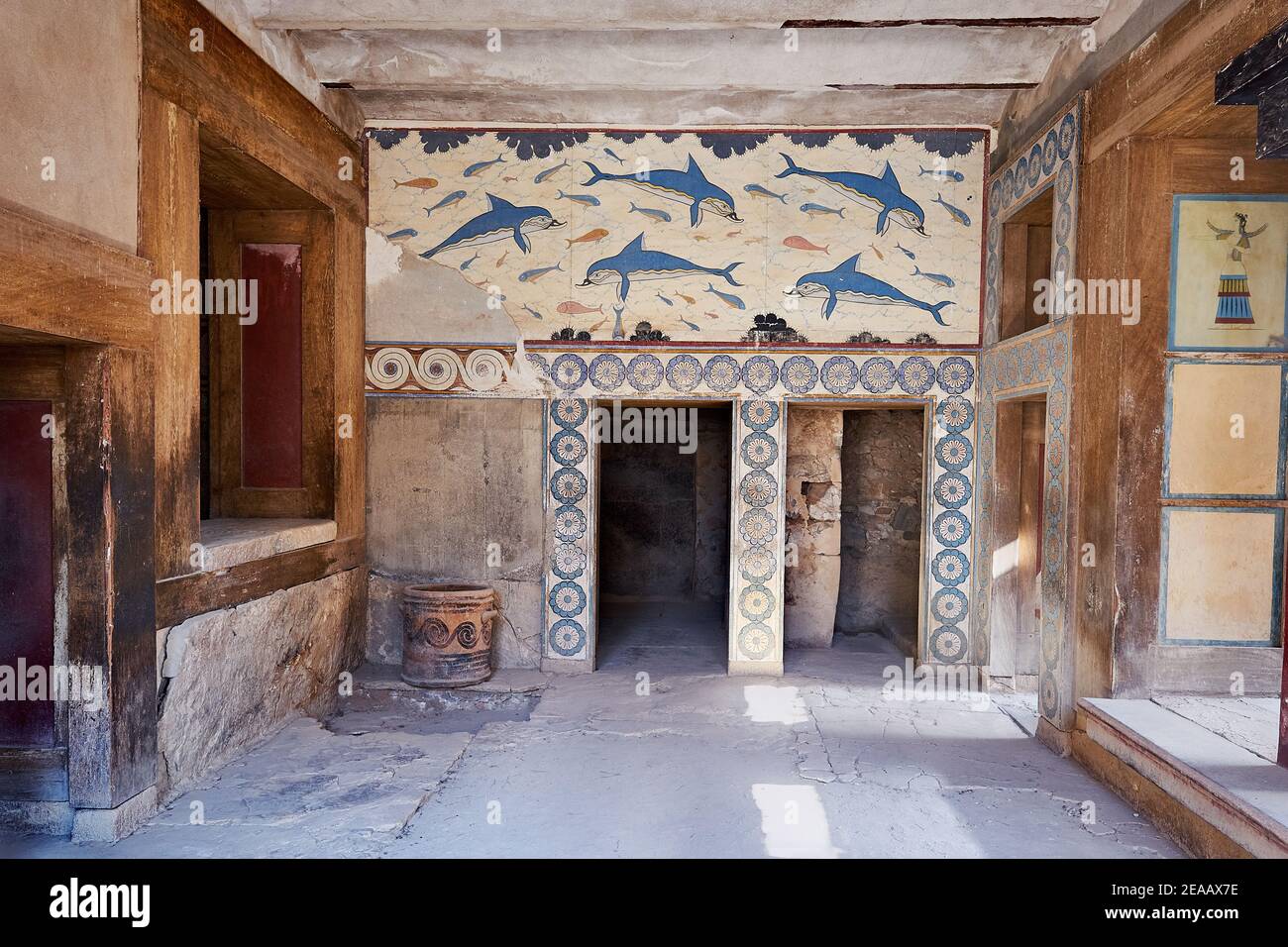 Fresque des dauphins dans le palais principal de Cnossos. Knossos est ...